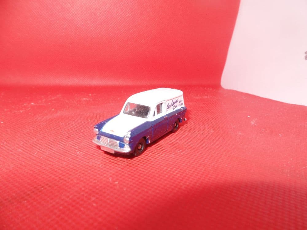 Corgi Trackside DG207008 1/76 OO Scale Ford Anglia Van Adams Sausages ...