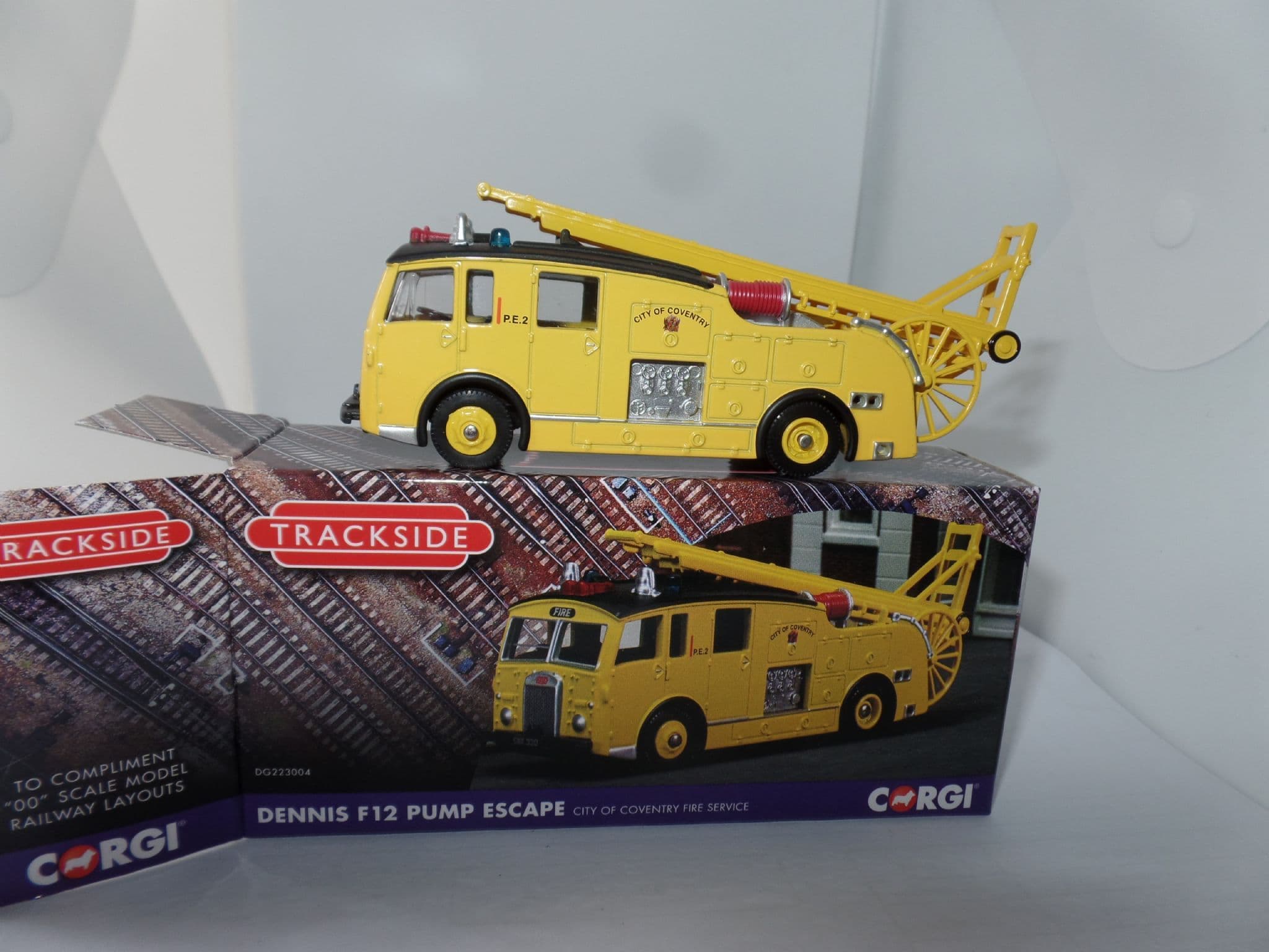Corgi Trackside DG223004 Dennis F12 Pump Escape Coventry Fire Service ...