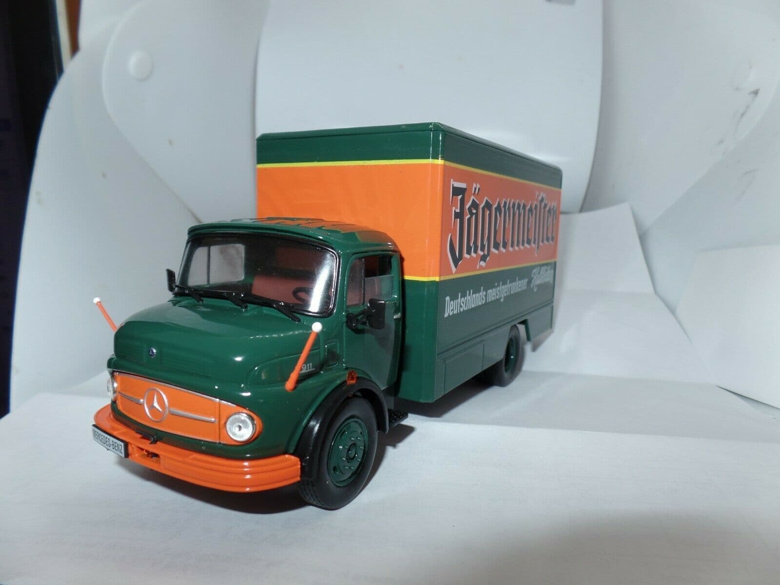 DeAgostini BL70 1/43 Scale Mercedes-Benz Jagermeister Distillery Truck