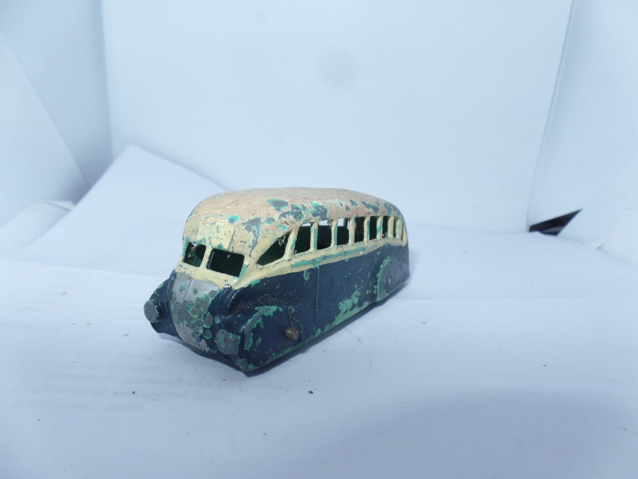 Dinky 29B Streamlined Bus Post War Cream & Dark Green UB
