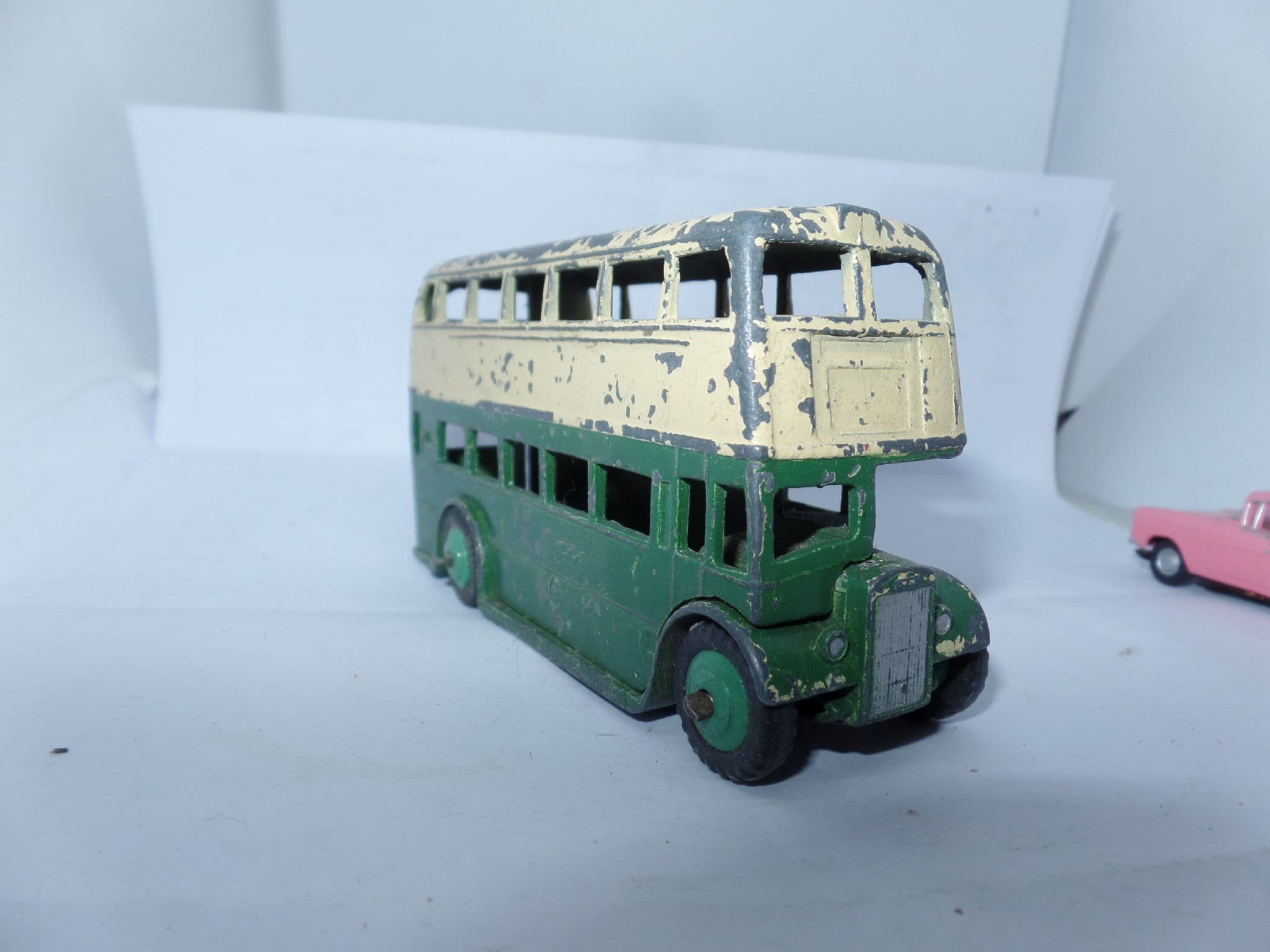 Dinky 29C/290 Bus Green & Cream Paint Loss Leyland Radiator with Roofbox UB