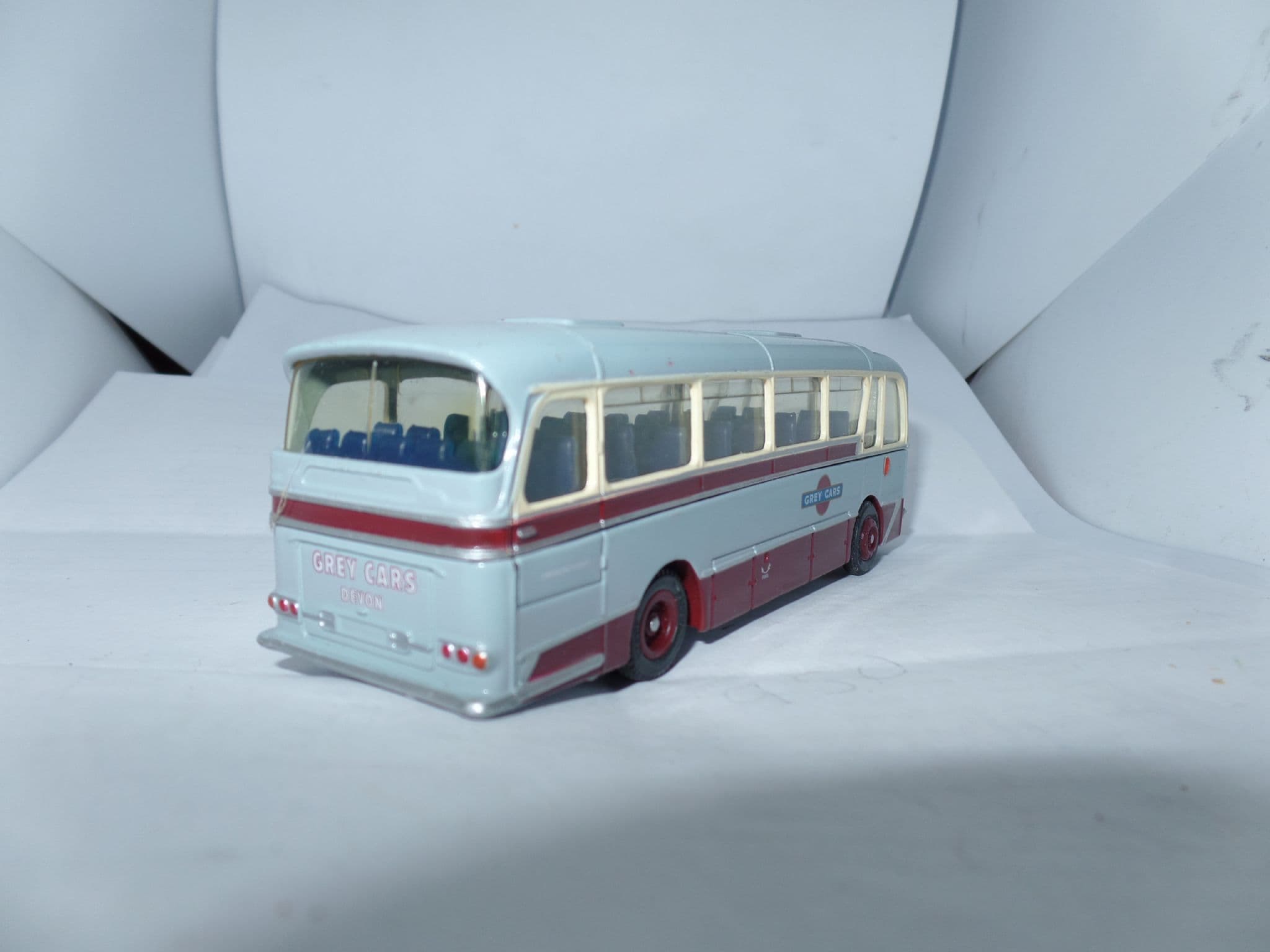 EFE 12302 Harrington Grenadier Coach Grey Cars MIMB