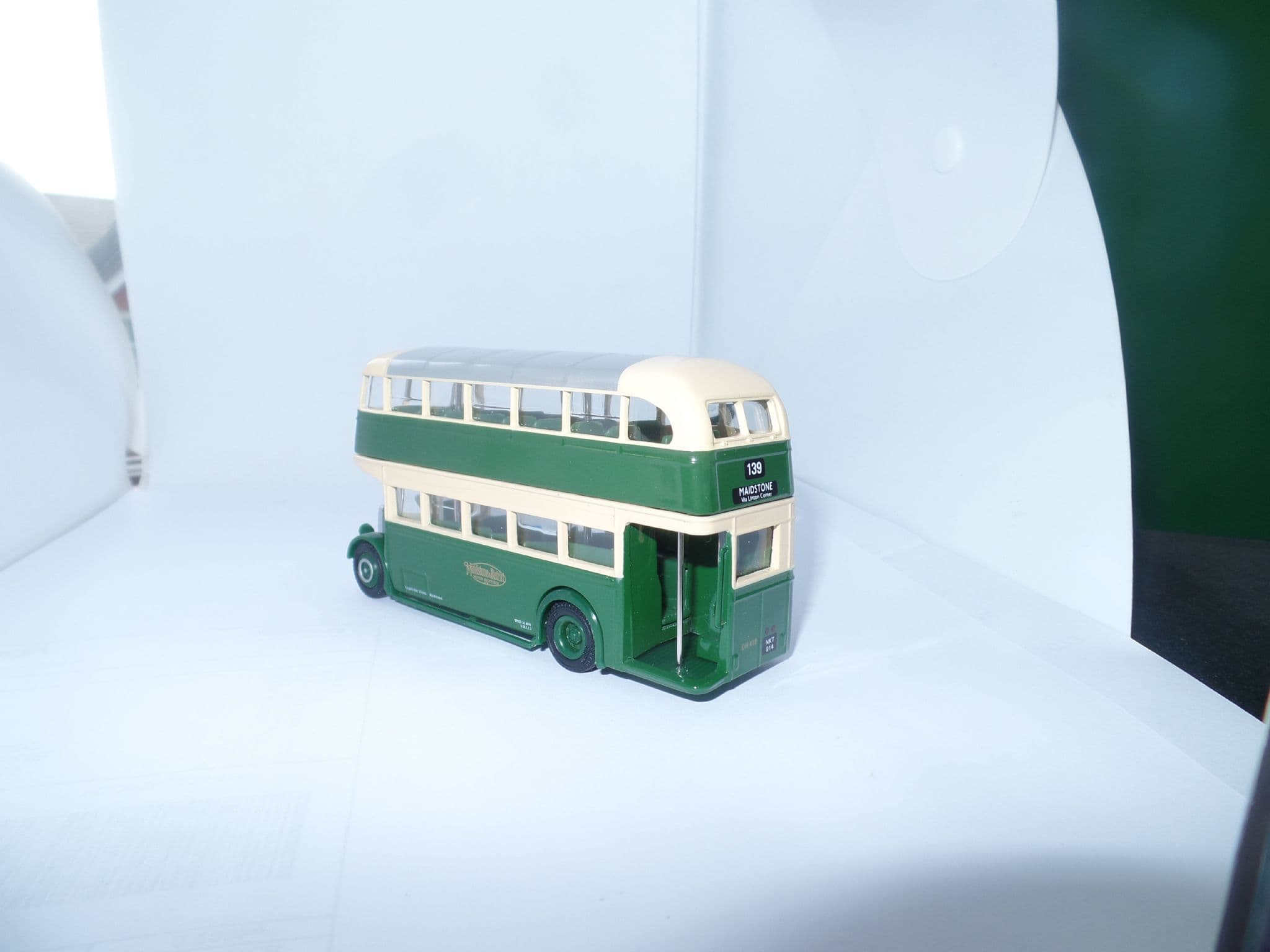 EFE 16120 Leyland Titan PD2 Highbridge Bus Maidstone & District 139 UB