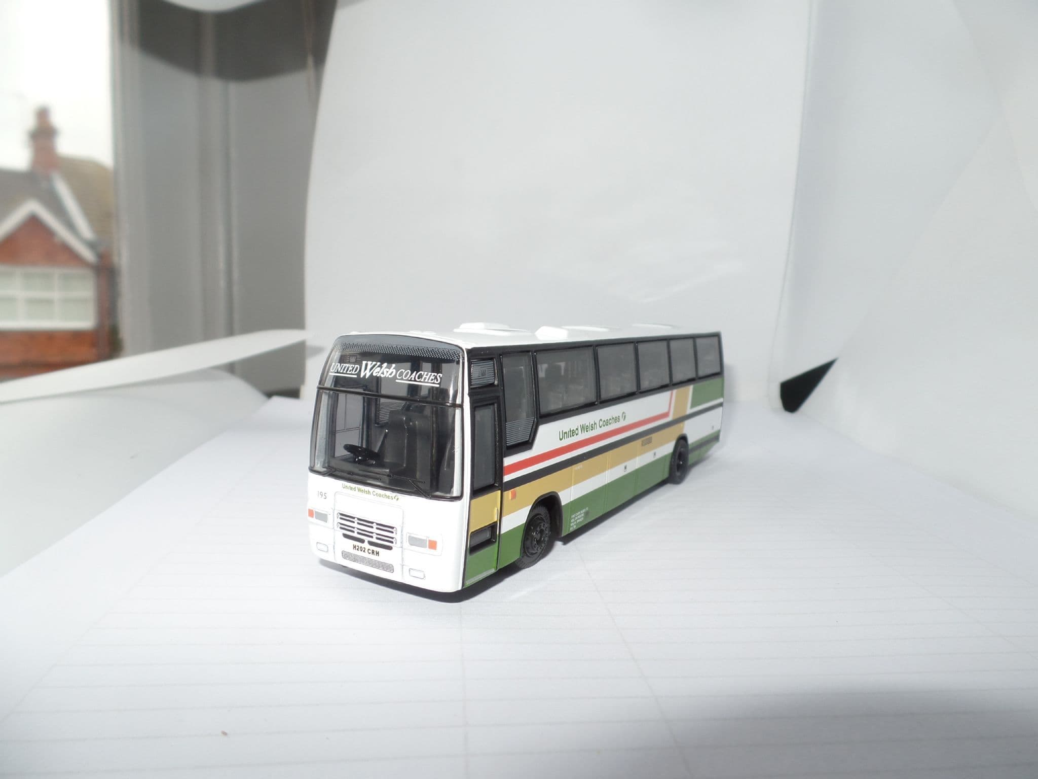 EFE 26701 Plaxton Paramount Coach 3500 First United Welsh Coaches MIB