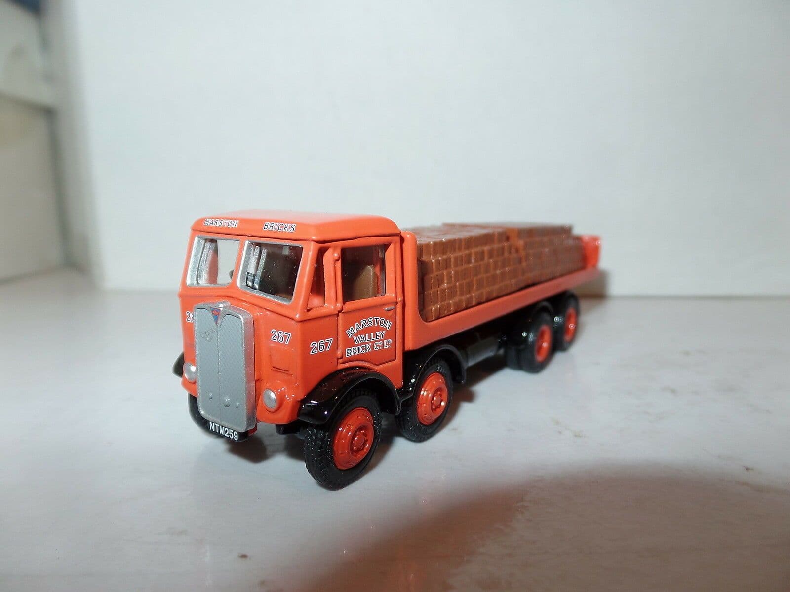 EFE 30401 AEC MK III 3 Mammouth Major Marston valley Brick Co Brick Load