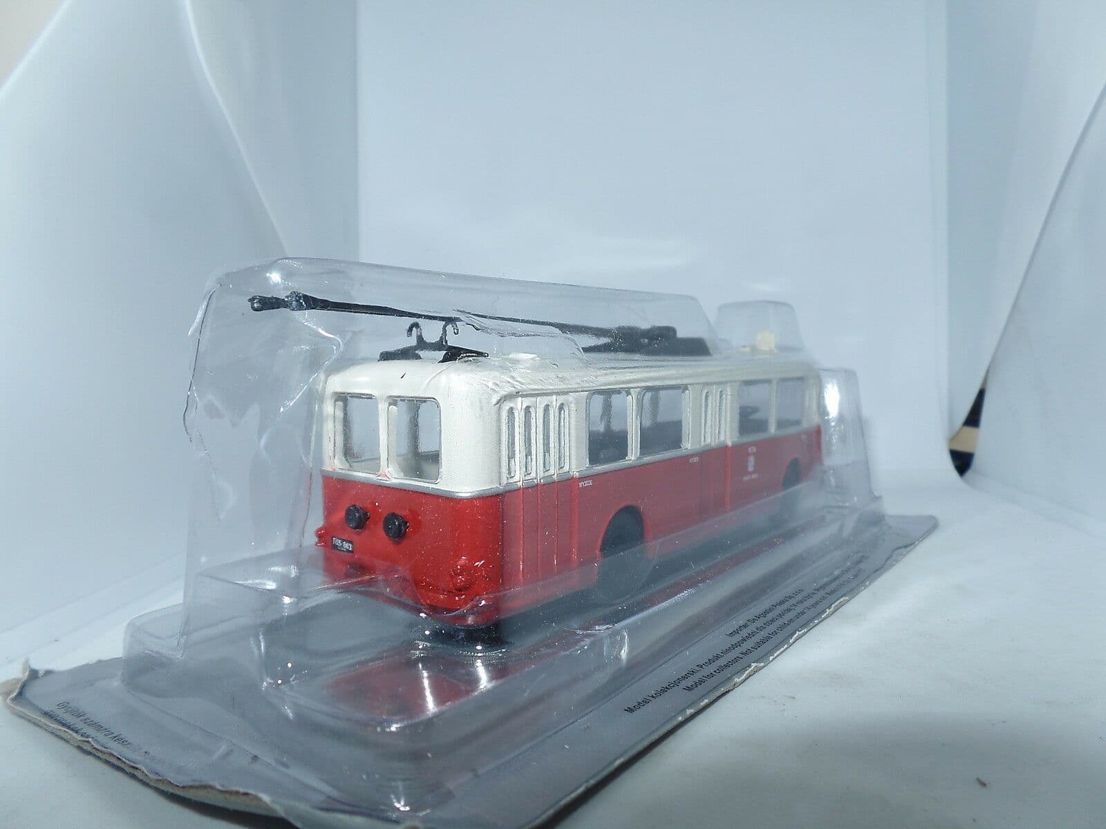 Kultowe Auta PRL JM29 1/72 Scale Vetra VBRH - Trolleybus