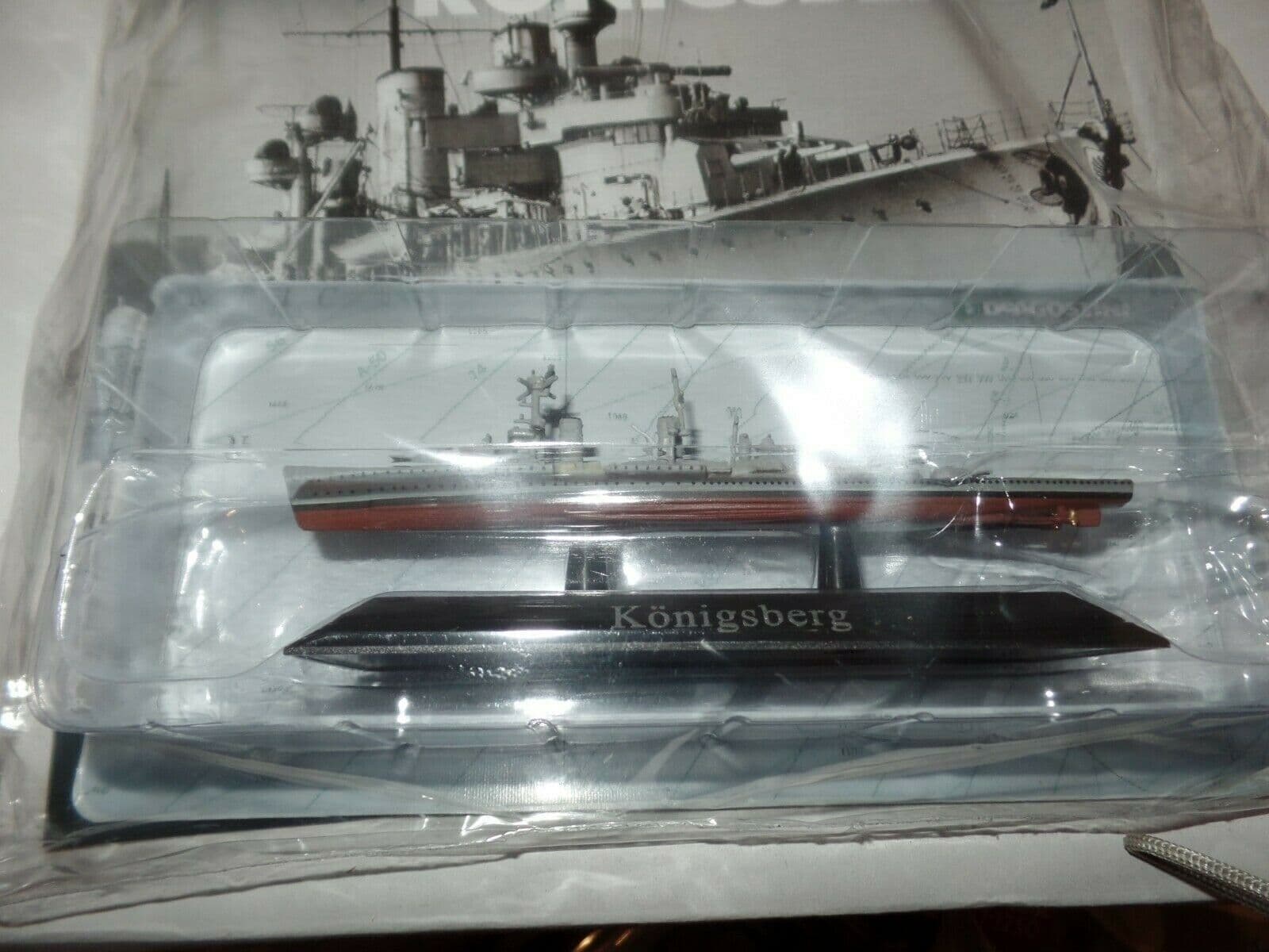KZ15 Atlas DeAgostini 1/1250 Scale German Koenigsberg Light Cruiser 1926