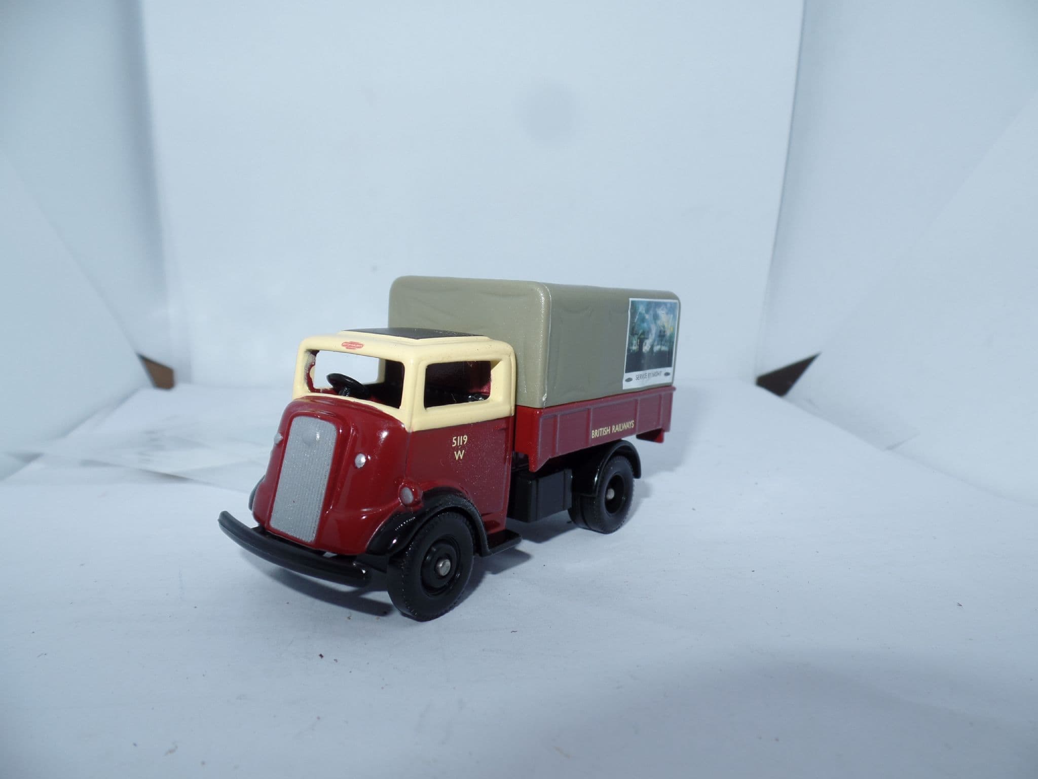Lledo DG100016 FORDSON 7V TRUCK BRITISH RAILWAYS SERVICE BY NIGHT