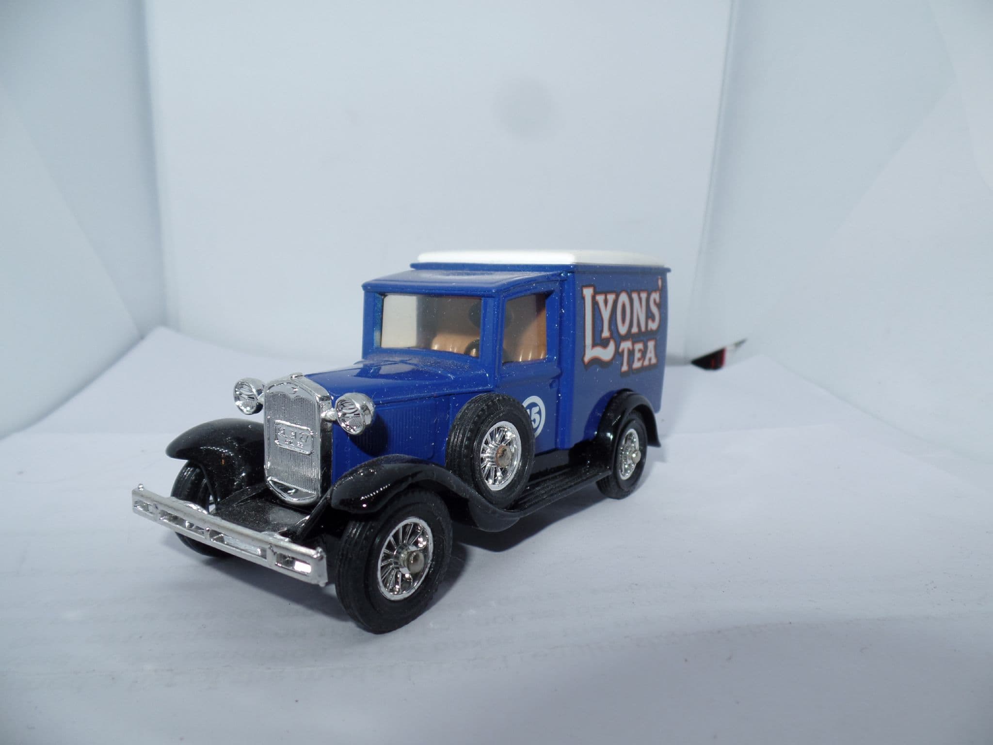 Matchbox Models of Yesteryear Y22 Y-22 1930 Ford Model A Van Lyons Tea