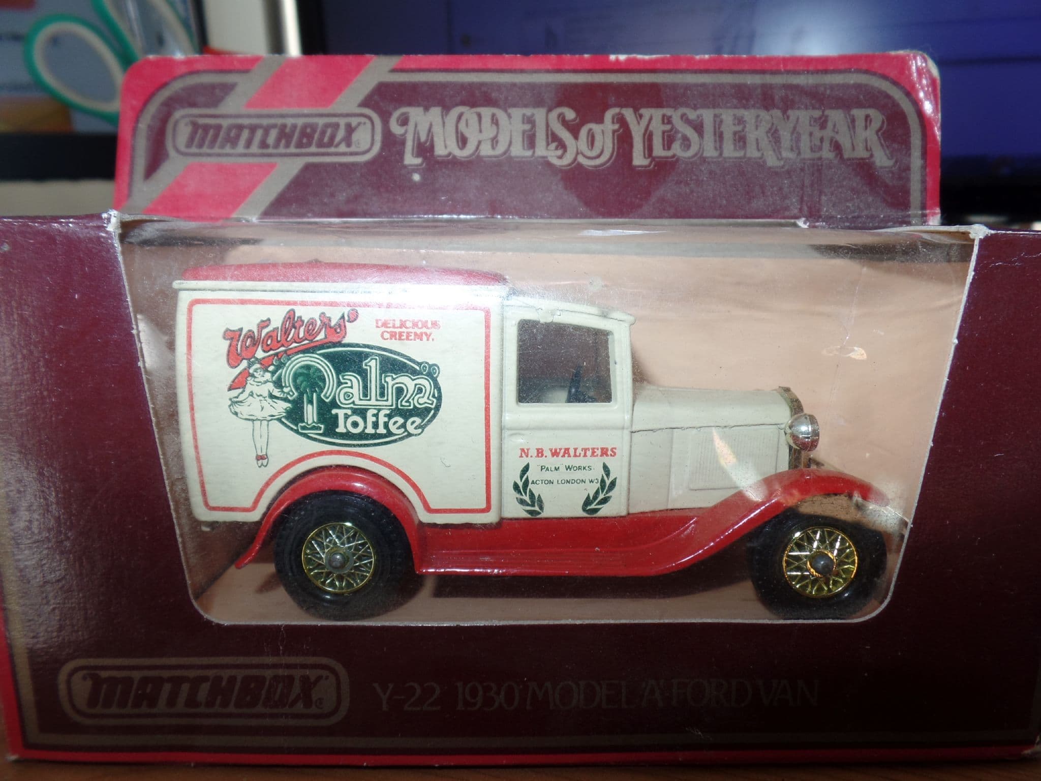 Matchbox Models of Yesteryear Y22 Y-22 1930 Ford Model A Van Walters Palm Toffee