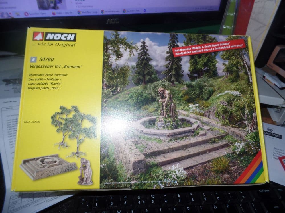 NOCH 34760 True 1/160 N Scale Abandoned Fountain Hard Foam Scene c/w 2 ...