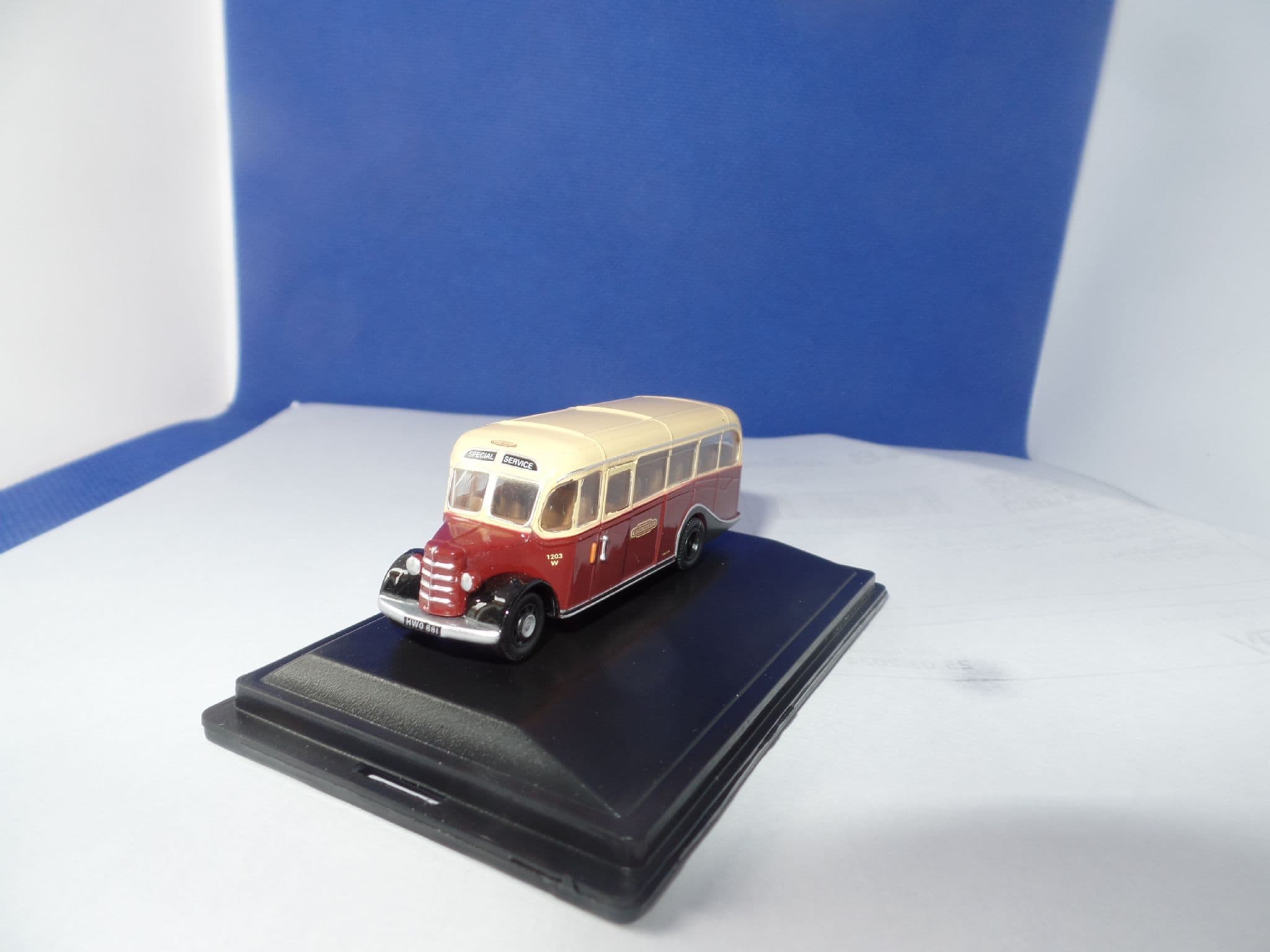Oxford 120OB001 TT Gauge 1/120 Scale Bedford OB Bus Coach British Rail ...