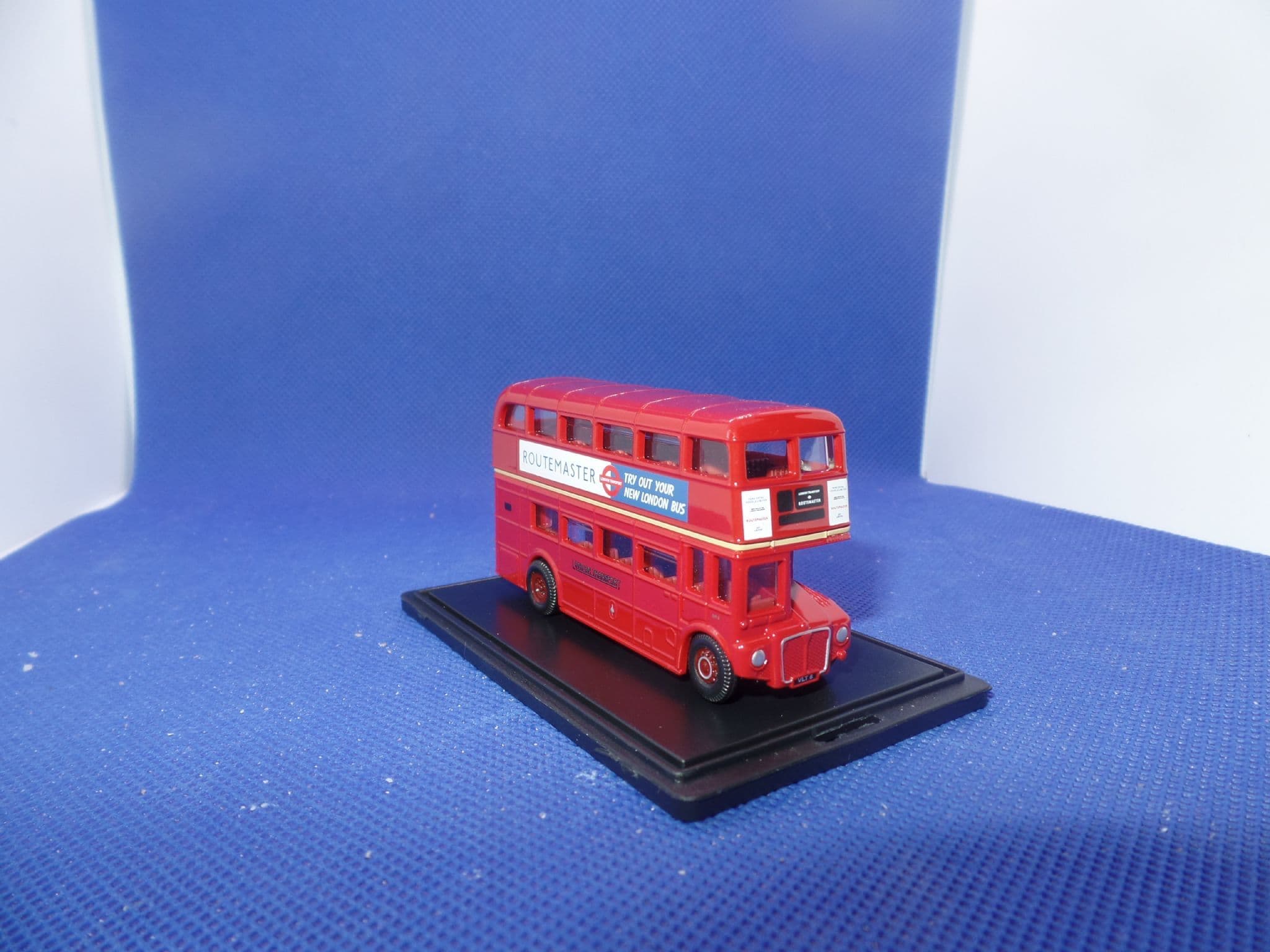 Oxford 120RM001 TT Gauge 1/120 Scale Routemaster Bus RM8 London Transport