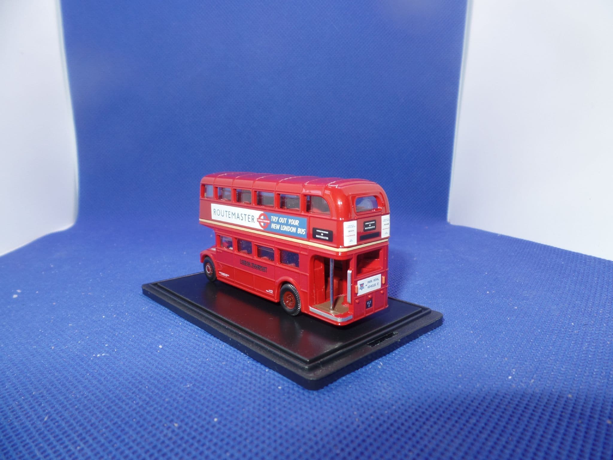 Oxford 120RM001 TT Gauge 1/120 Scale Routemaster Bus RM8 London Transport