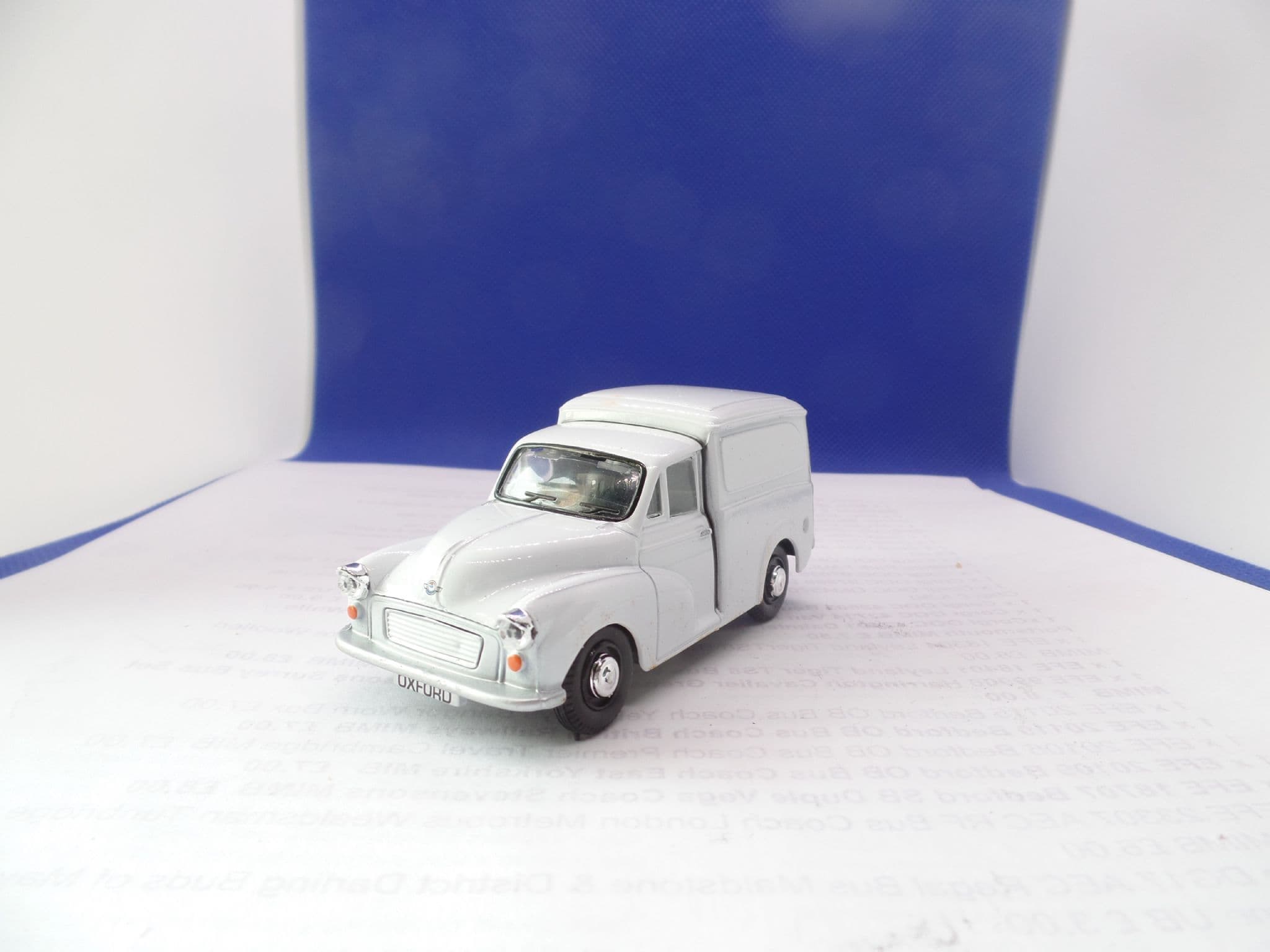 Oxford 43PP009 PP009 1/43 O Scale Morris Minor Van Dealer White for ...
