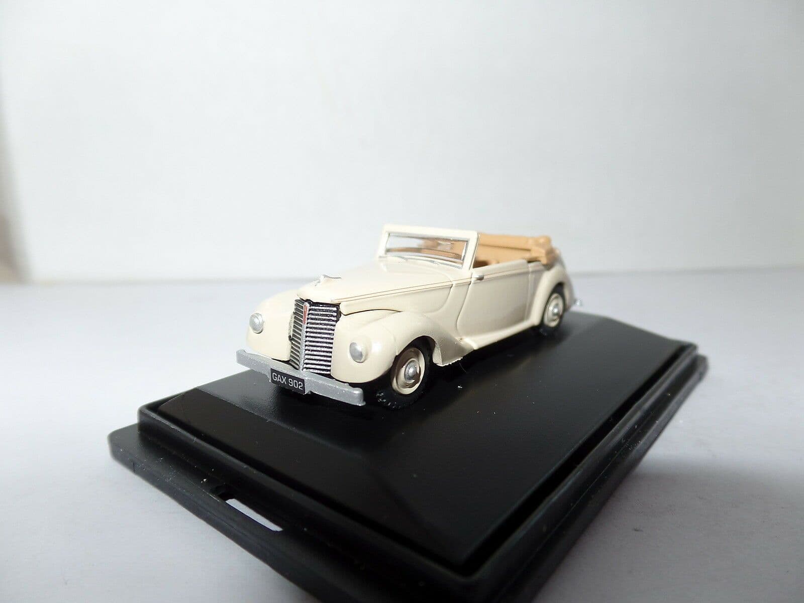 Oxford 76ASH001 ASH001 1/76 OO Scale Armstrong Siddeley Hurricane Fawn Open