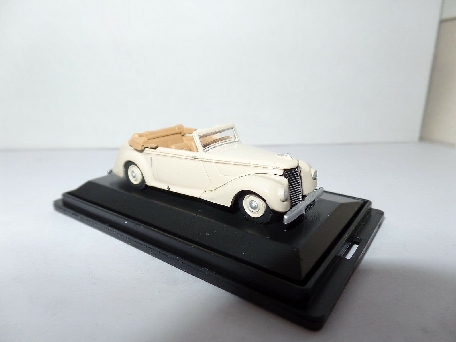 Oxford 76ASH001 ASH001 1/76 OO Scale Armstrong Siddeley Hurricane Fawn Open