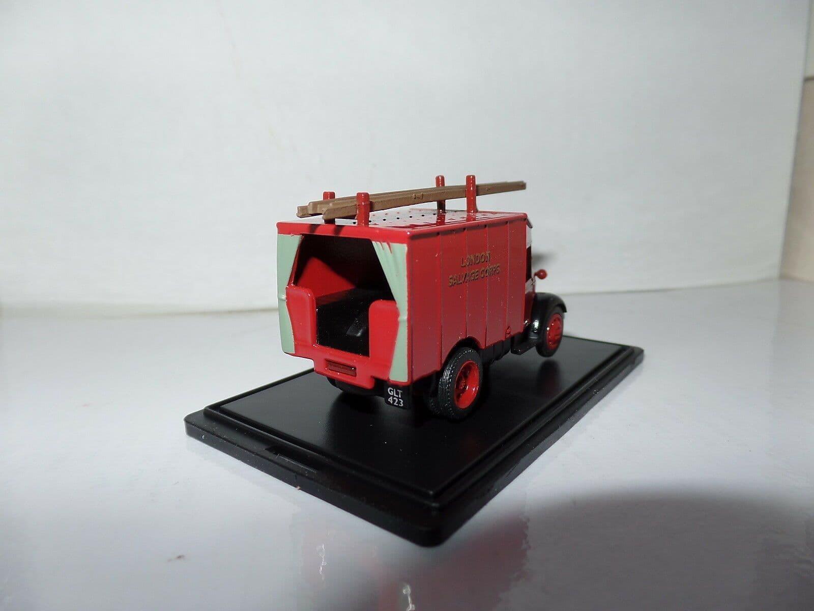 Oxford 76ATV006 ATV006 1/76 OO Scale Austin ATV Fire Unit London ...