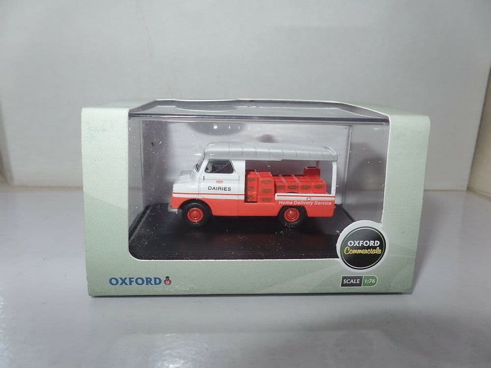 Oxford 76CA001 CA001 1/76 OO Scale Bedford CA Van Unigate Dairy Milk Float