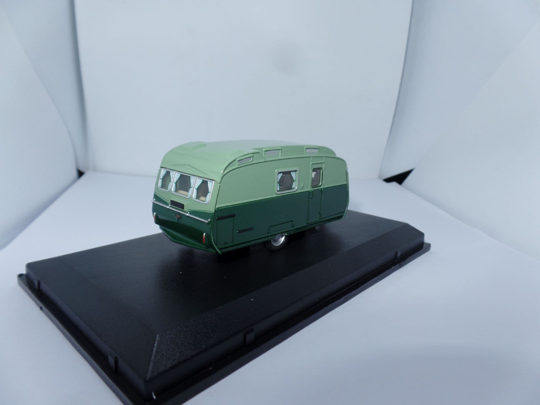 Oxford 76CC003 CC003 1/76 OO Scale Carlight Continental Caravan Dark ...