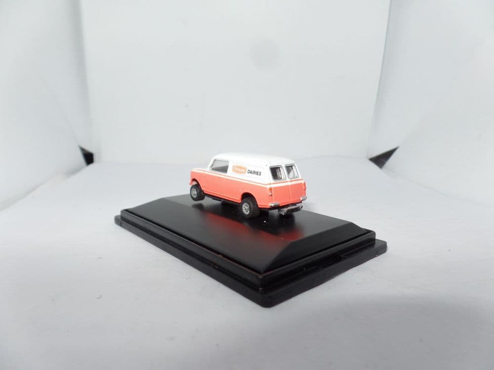 Oxford 76CS053 CS053 1/76 OO Scale Mini Van Minivan Unigate Dairies Milk