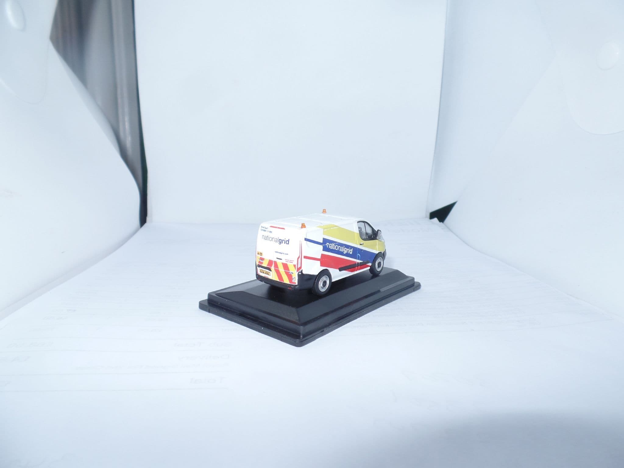 Oxford 76CUS004 CUS004 1/76 OO Scale Ford Transit Custom National Grid