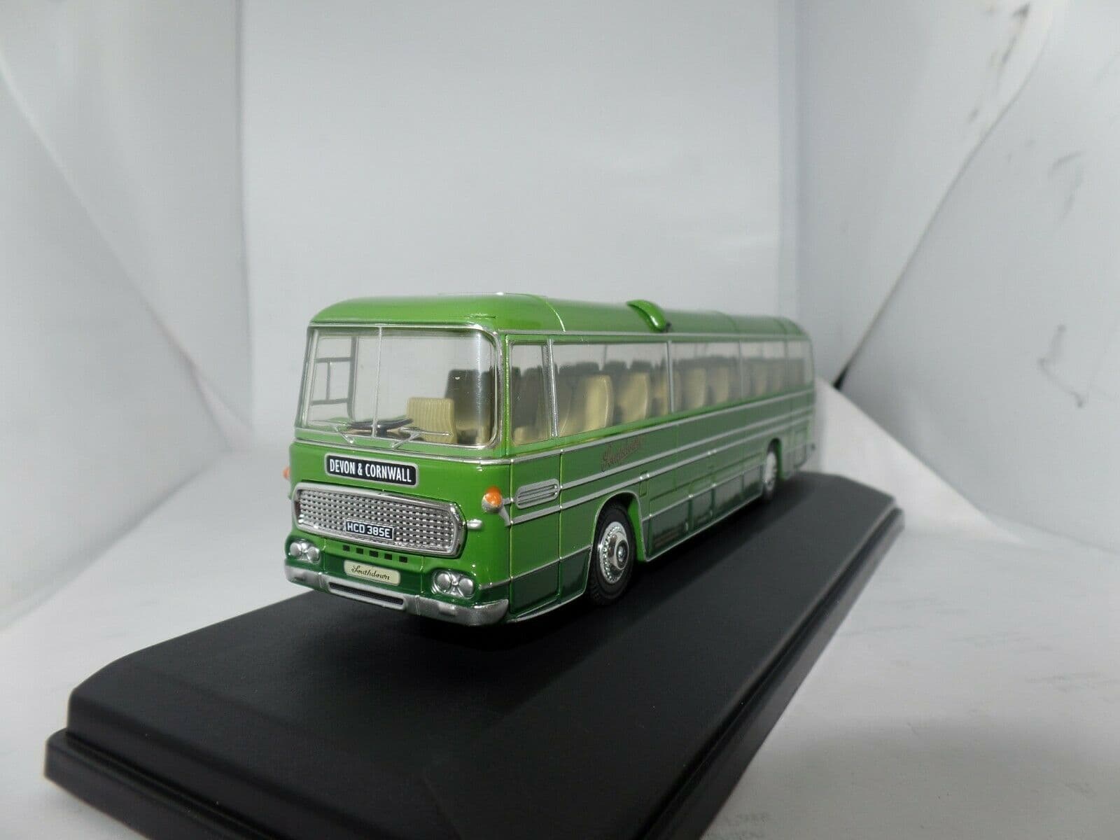 Oxford 76DC001 DC001 1/76 OO Scale Duple Commander MKII Southdown Devon ...