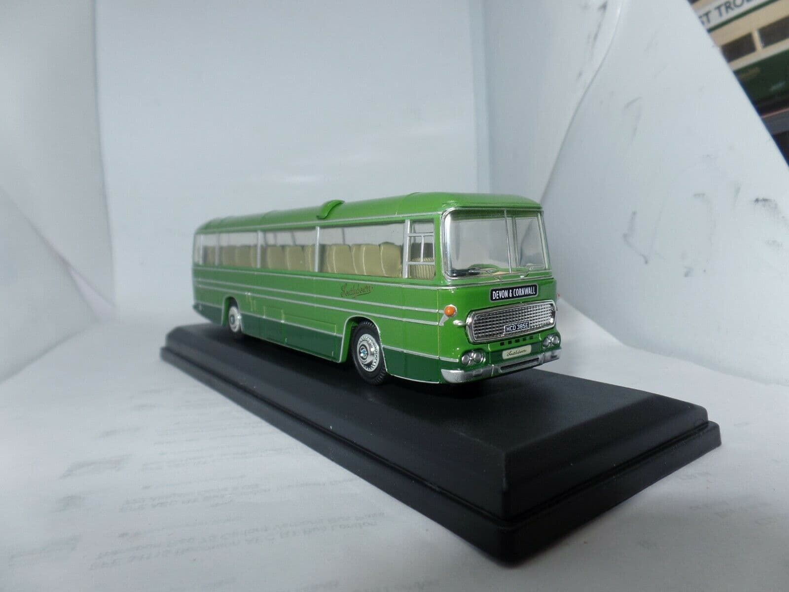 Oxford 76DC001 DC001 1/76 OO Scale Duple Commander MKII Southdown Devon ...