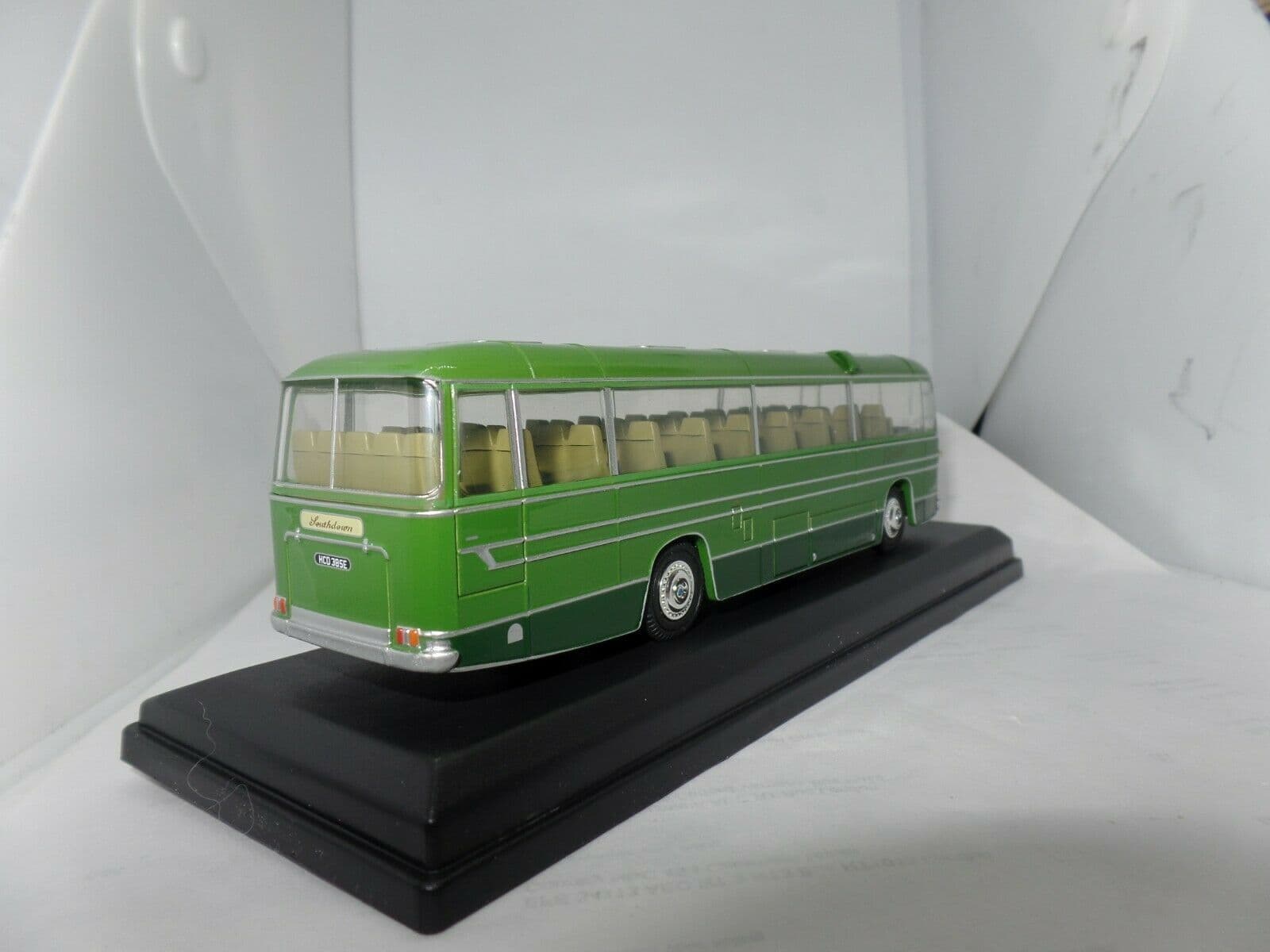 Oxford 76DC001 DC001 1/76 OO Scale Duple Commander MKII Southdown Devon ...