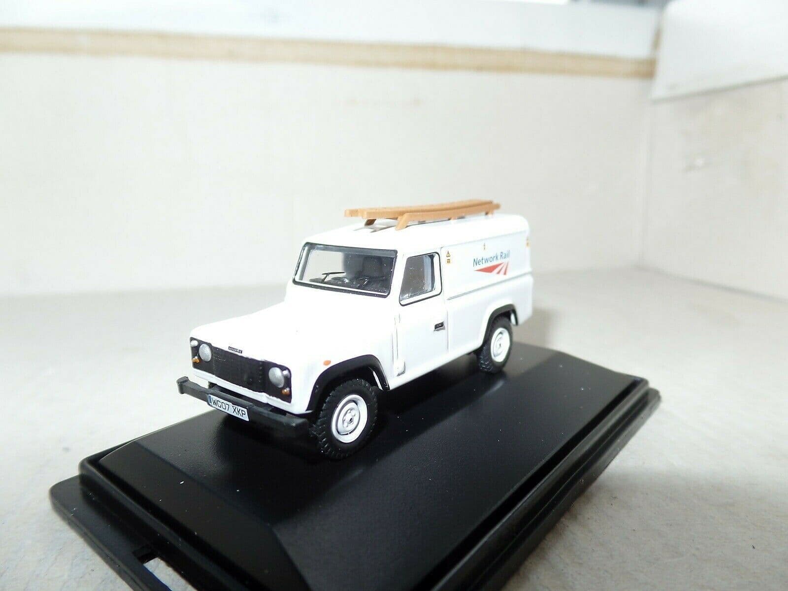 Oxford 76DEF008 DEF008 1/76 OO Land Rover Defender Network Rail Ladders