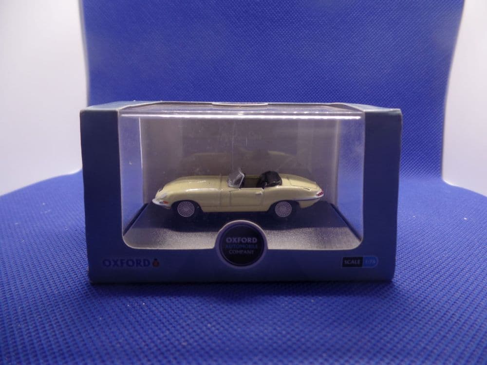 Oxford 76ETYP006 ETYP006 1/76 OO Scale Jaguar E Type Pale Primrose MIB