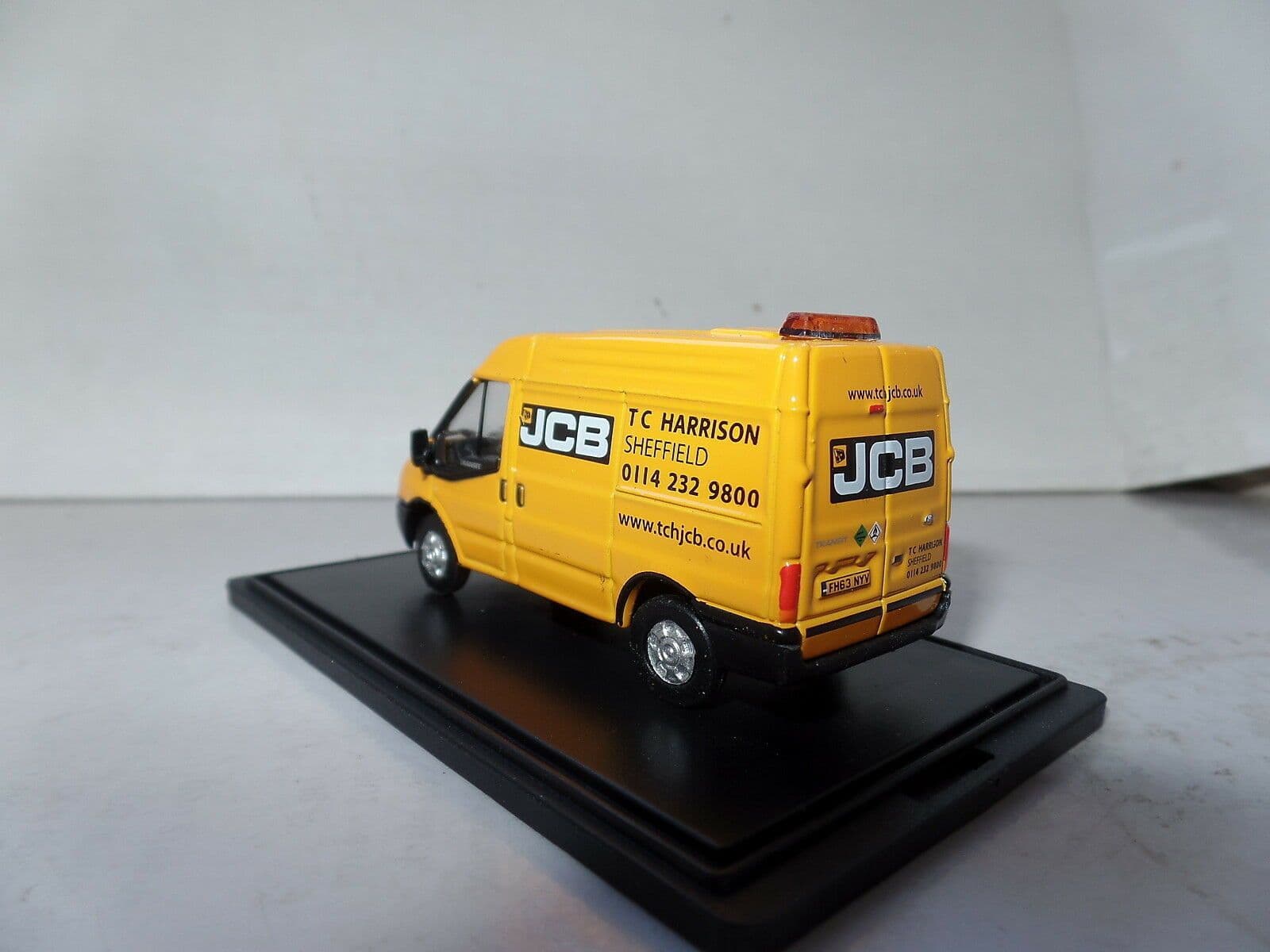 Oxford 76FT027 FT027 1/76 OO Scale Ford Transit SWB Med Van JCB T C ...