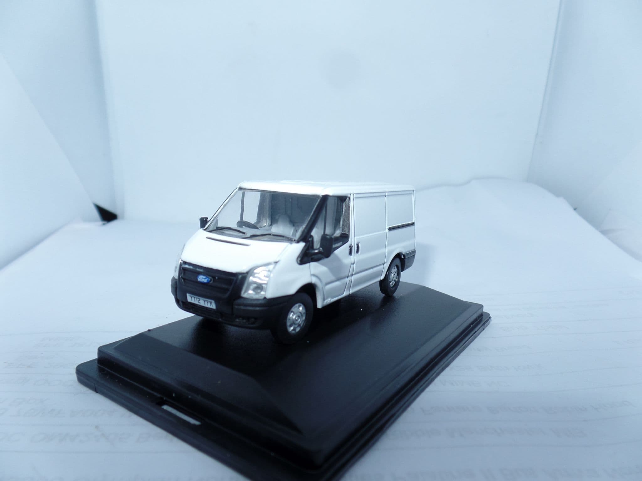 Oxford 76FT036 FT036 1/76 OO Scale Ford Transit Short Low Roof Van ...
