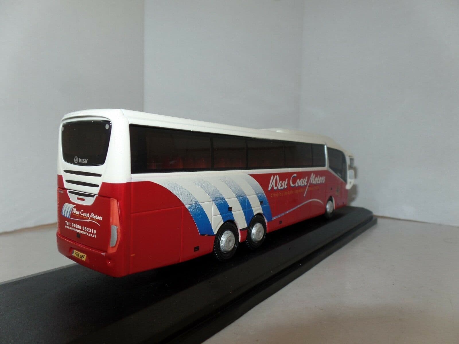 Oxford 76IR6002 IR6002 1/76 OO Scale Irizar I6 West Coast Motors Coach MIMB
