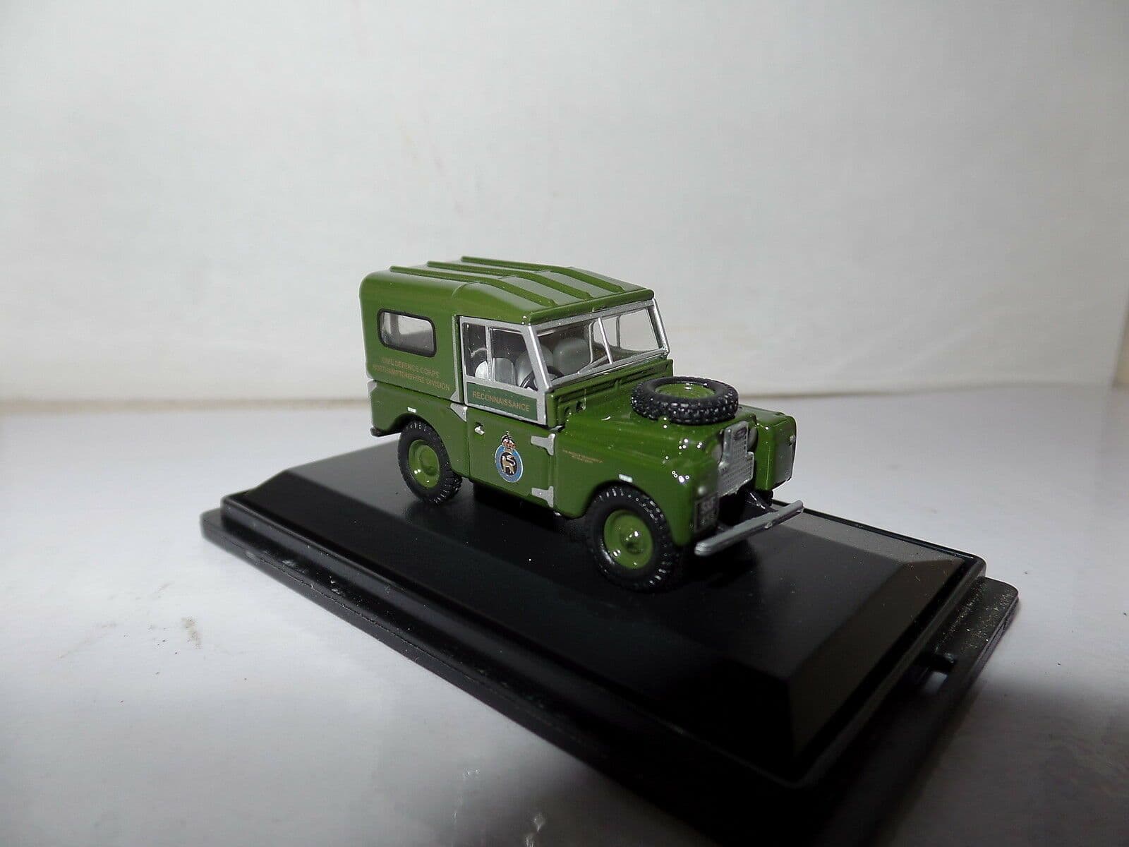 Oxford 76LAN188001 LAN188001 1/76 OO Scale Land Rover Civil Defence ...