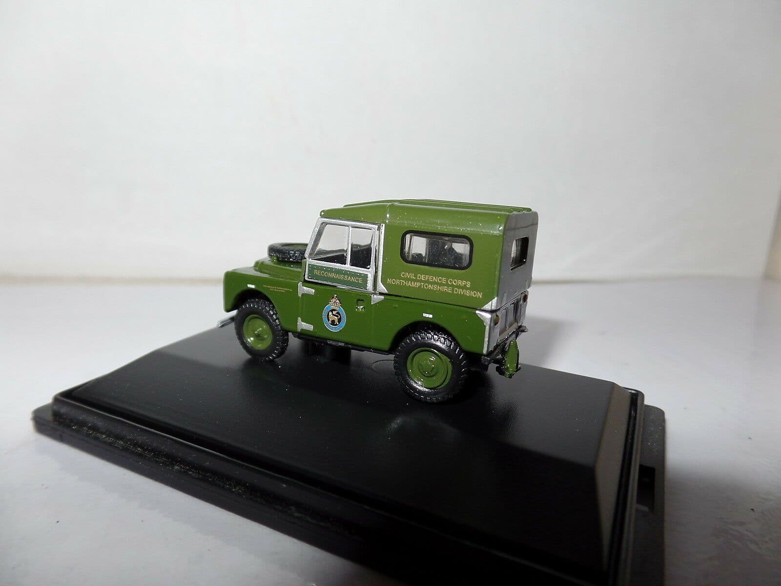 Oxford 76LAN188001 LAN188001 1/76 OO Scale Land Rover Civil Defence ...