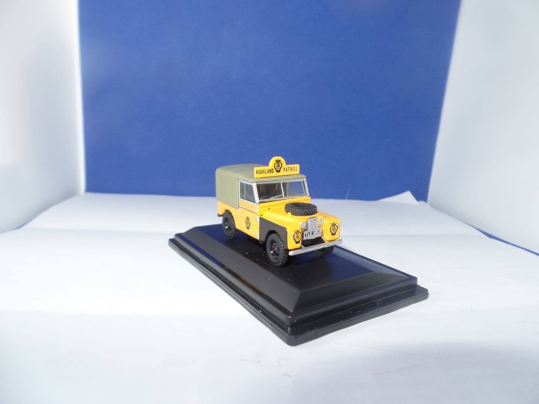 Oxford 76LAN188025 LAN188025 1/76 OO Land Rover 88 AA Highland Patrol ...