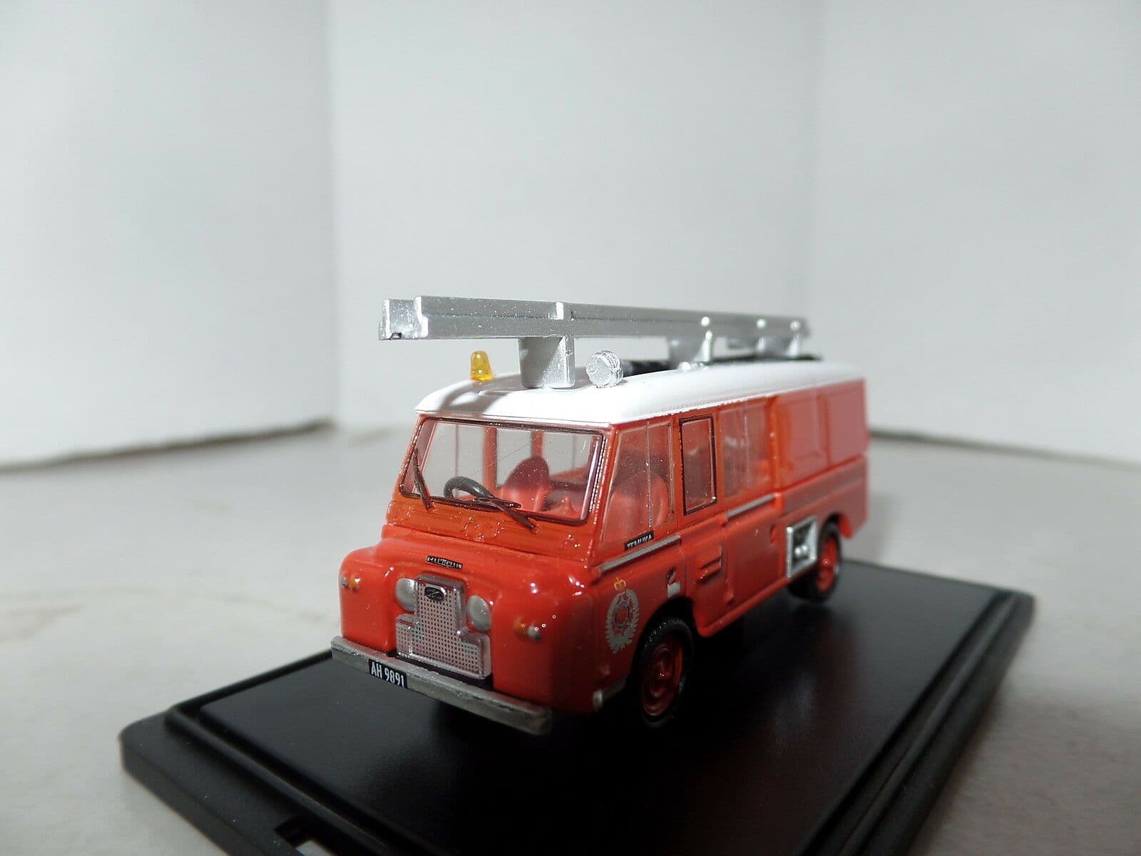Oxford 76LRC005 LRC005 1/76 OO Land Rover FT6 Carmichael Fire New Zealand