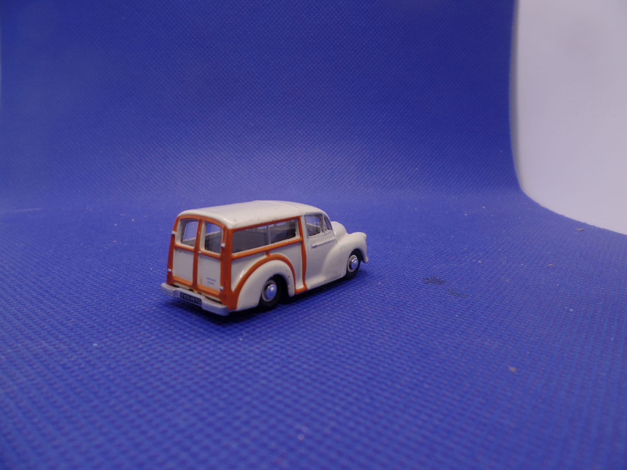 Oxford 76MMT001 MMT001 1/76 OO Scale Morris Minor Traveller Old English ...