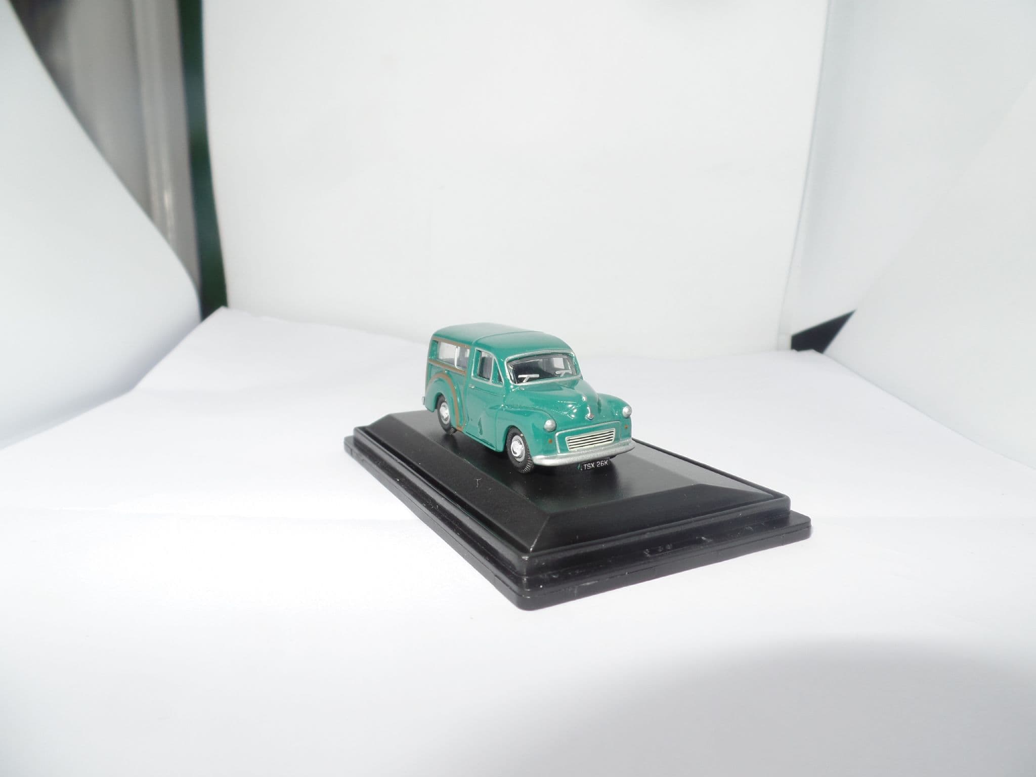 Oxford 76MMT005 MMT005 1/76 OO Scale Morris Minor Traveller 1000 Aqua Green