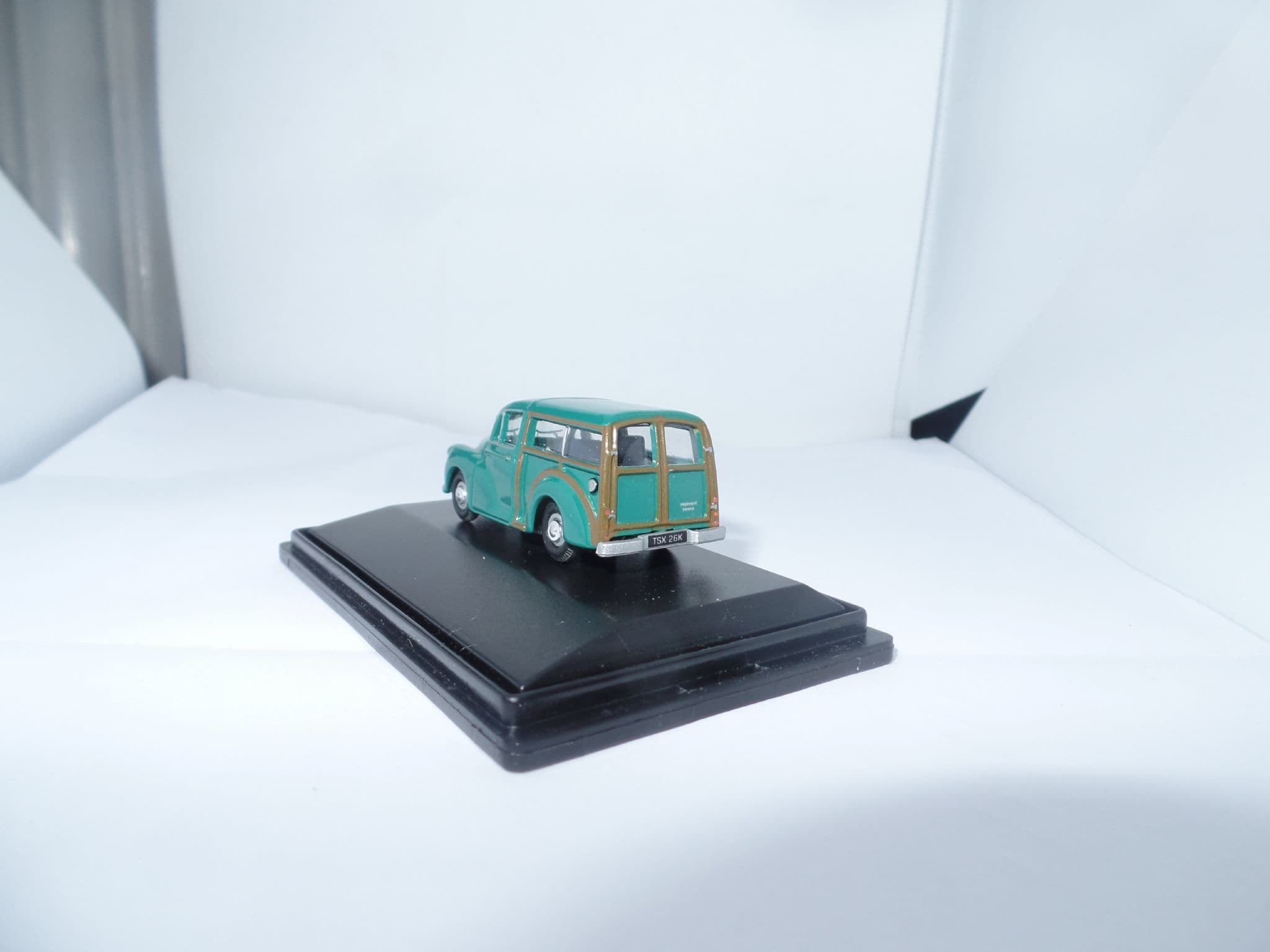 Oxford 76MMT005 MMT005 1/76 OO Scale Morris Minor Traveller 1000 Aqua Green