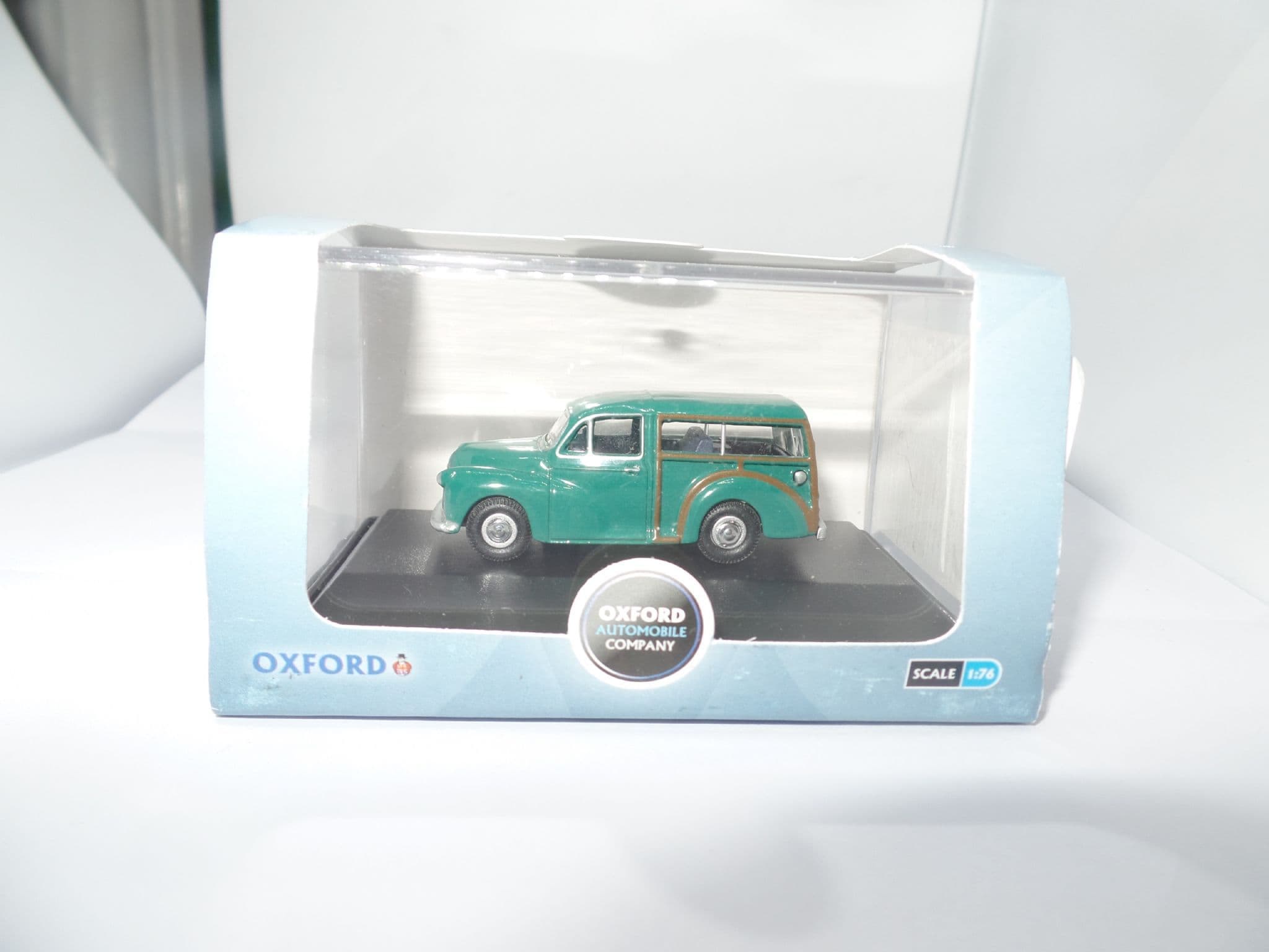 Oxford 76MMT005 MMT005 1/76 OO Scale Morris Minor Traveller 1000 Aqua Green