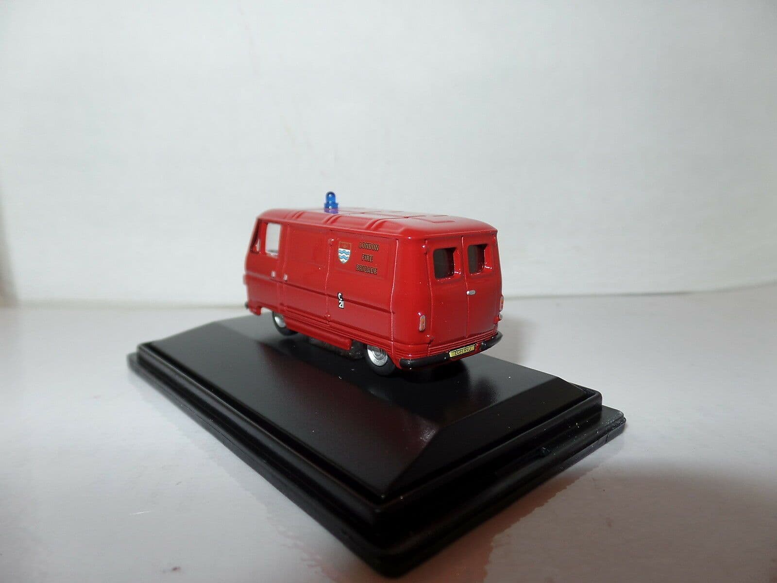 Oxford 76PB005 PB005 Commer PB Van London Fire Brigade Red Roof Beacon