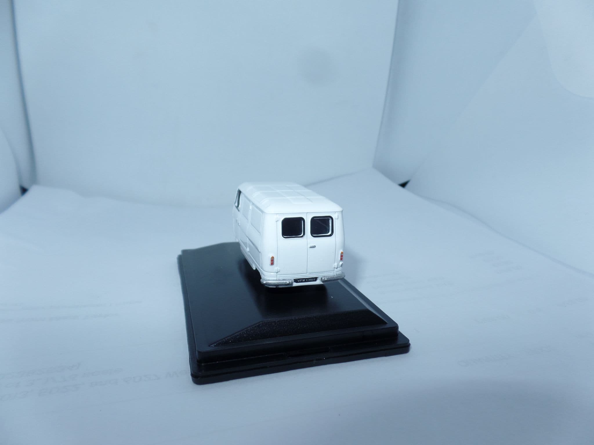 Oxford 76PB011 PB011 1/76 OO Commer PB Van Dealer White for Your Code 3 ...