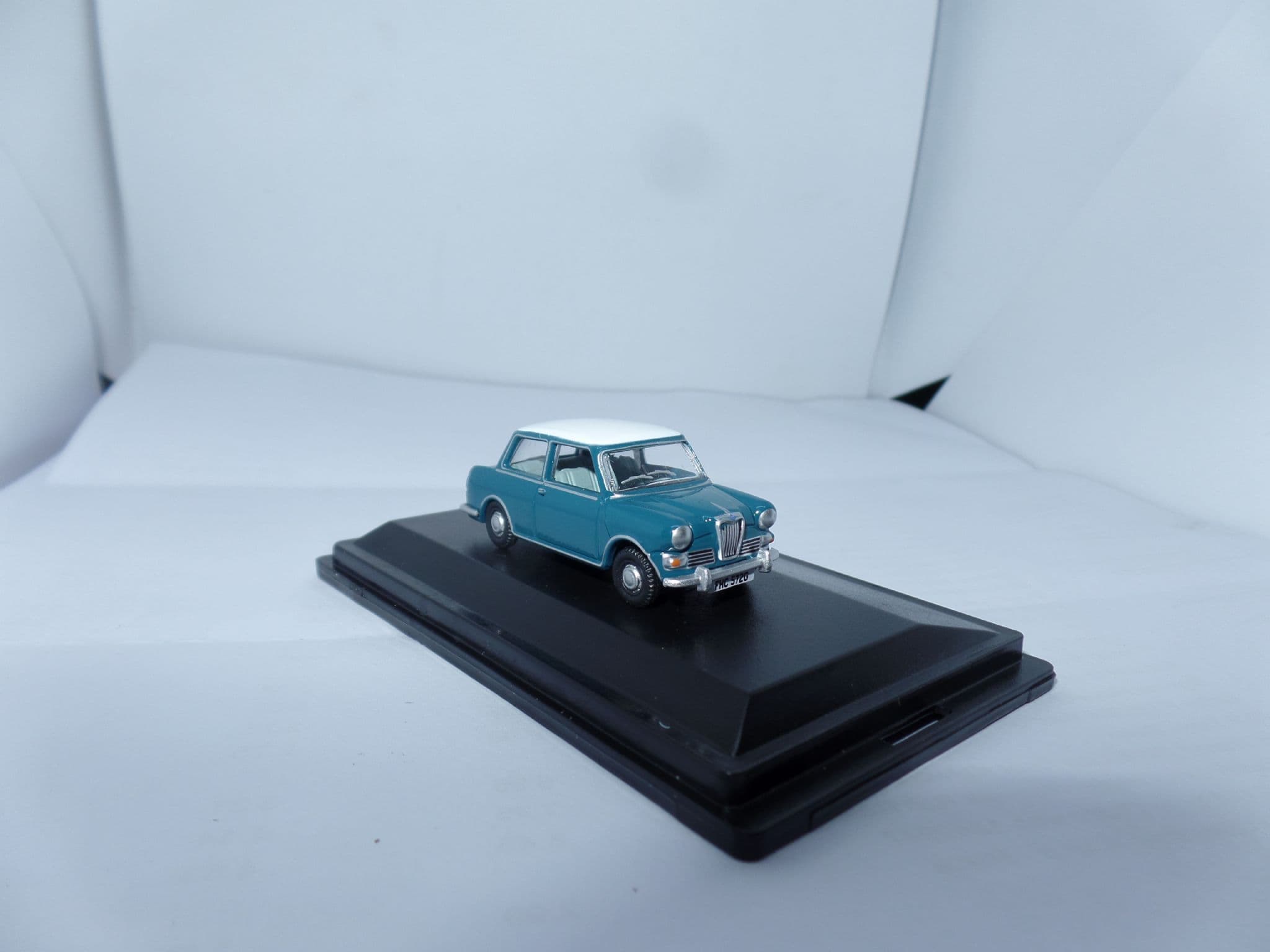 Oxford 76RE002 RE002 1/76 OO Scale Riley Elf MkIII Persian Blue ...