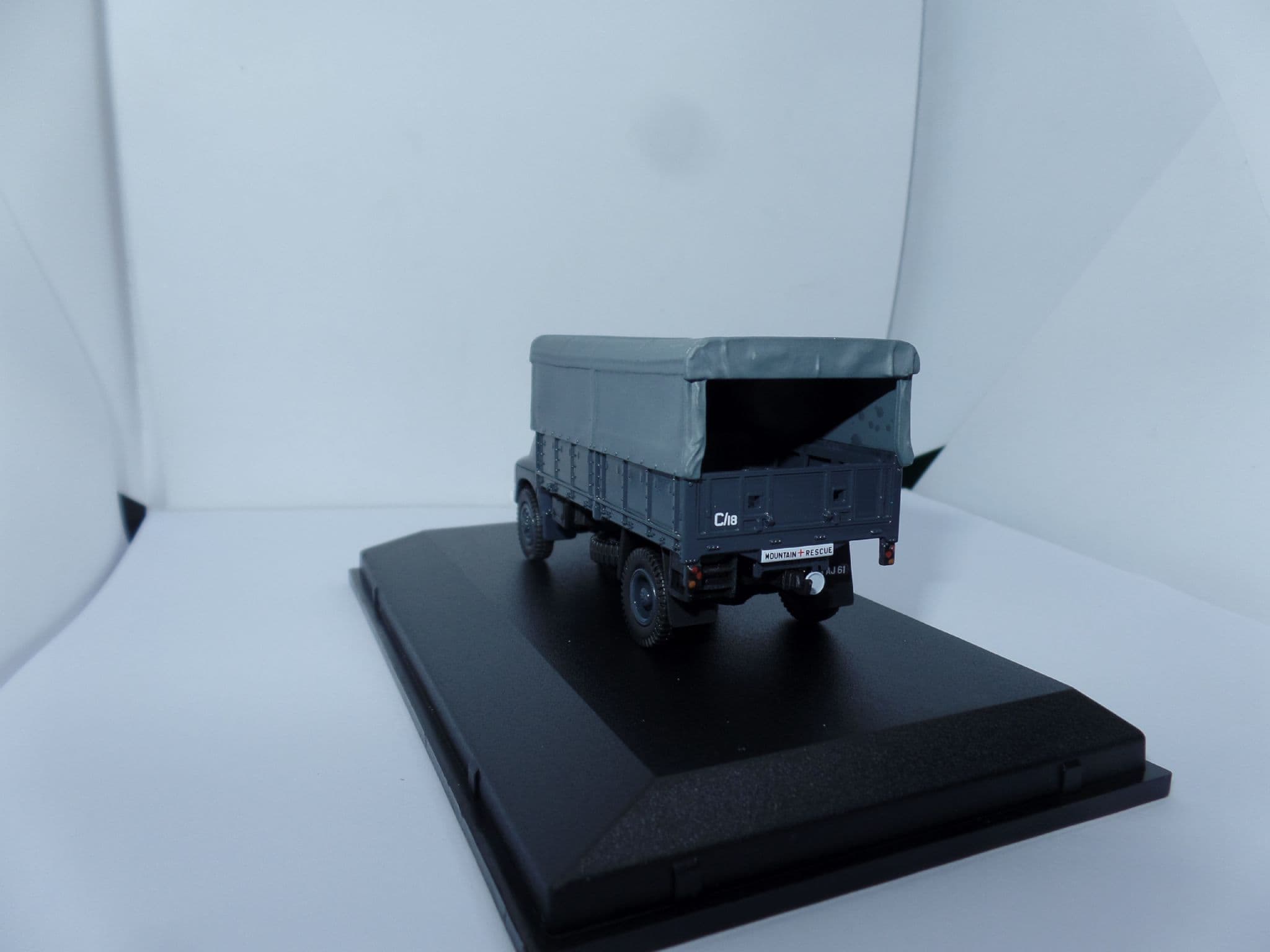 Oxford 76RL001 RL001 1/76 OO Scale Bedford RL RAF Kinloss Mountain Rescue