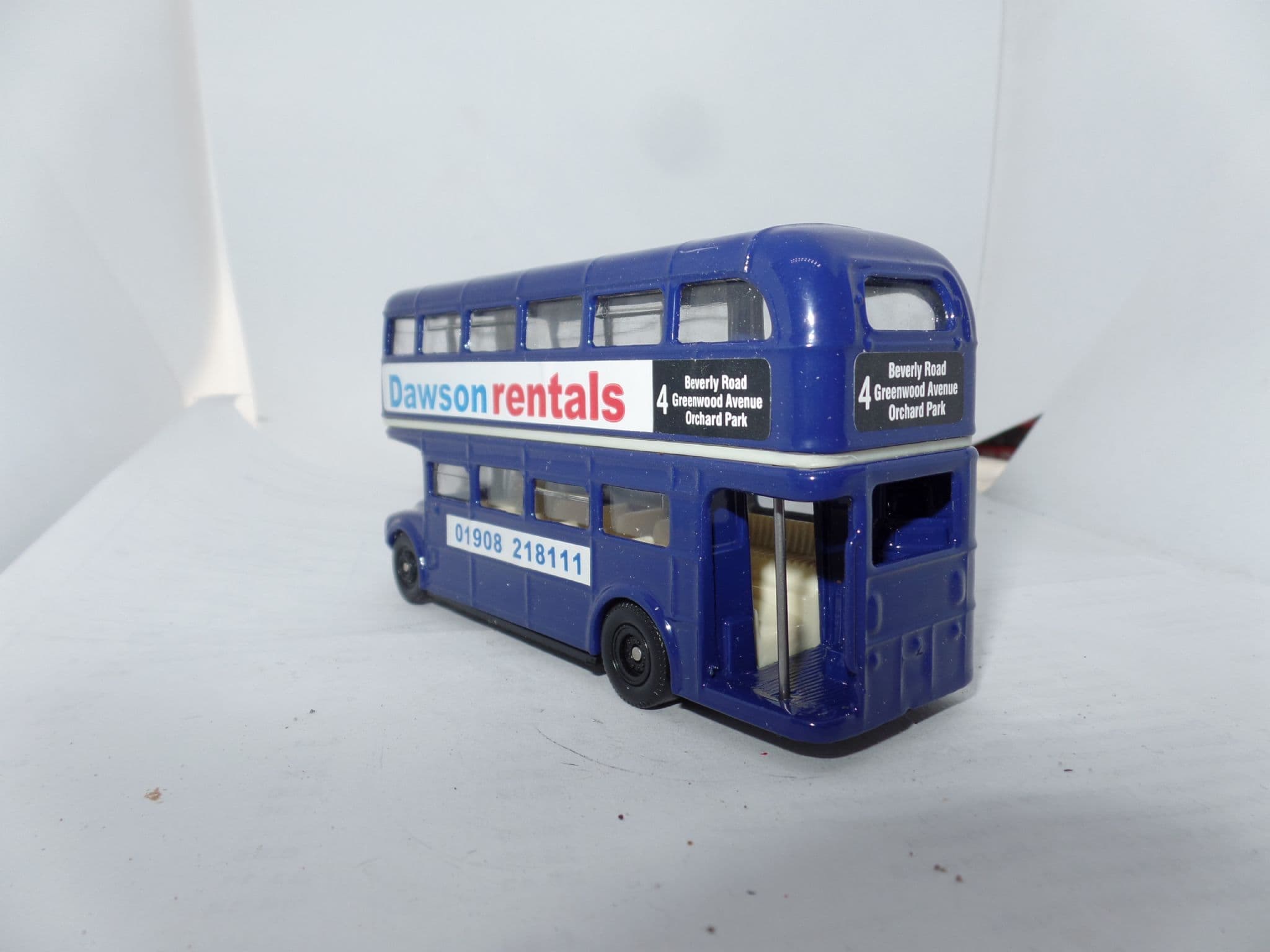 Oxford 76RM011 RM11 1/76 OO Scale London Routemaster Bus Dawson Rentals MIB