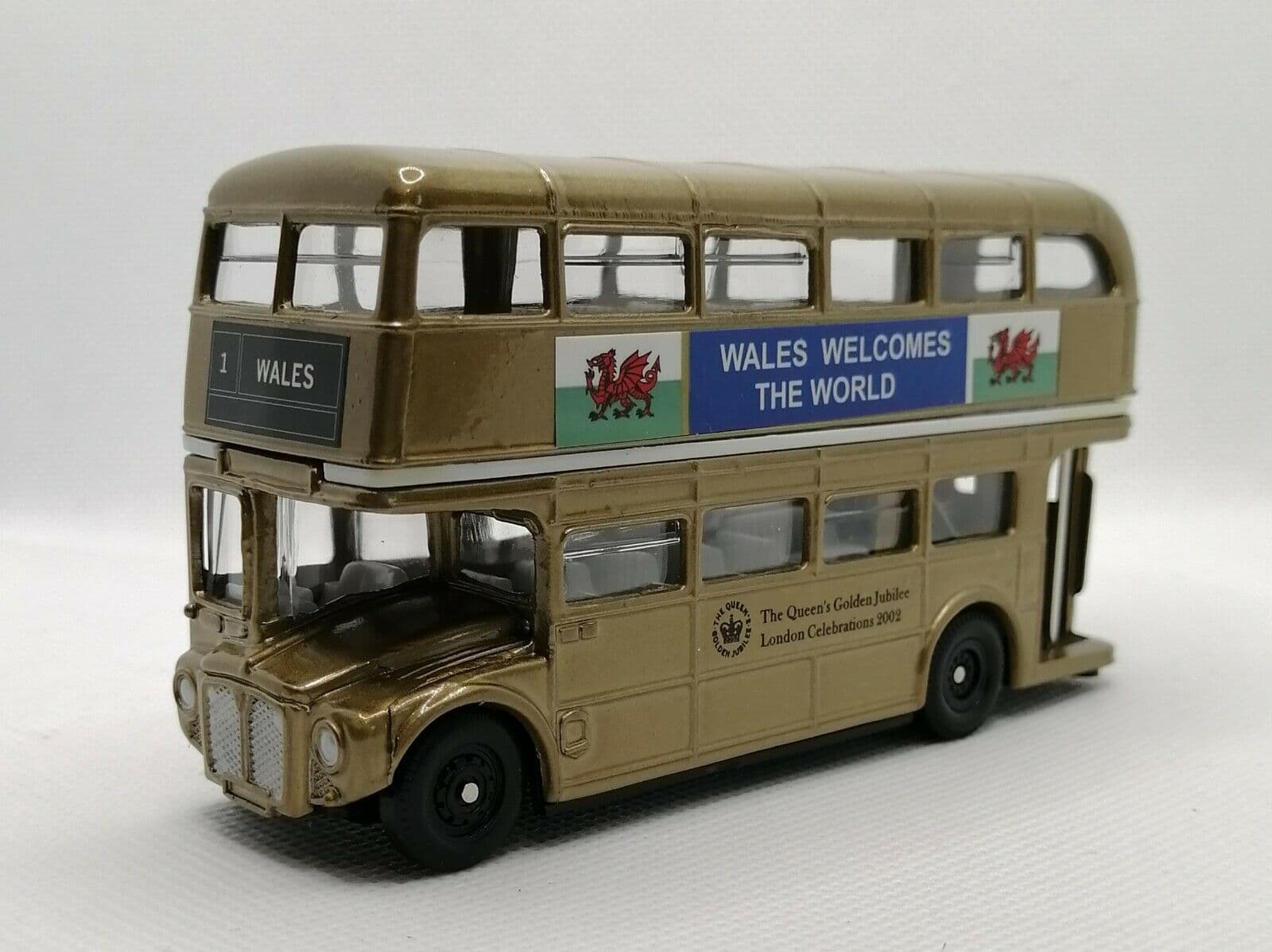Oxford 76RM044 RM44 1/76 OO Scale London Routemaster Bus Queens Golden ...