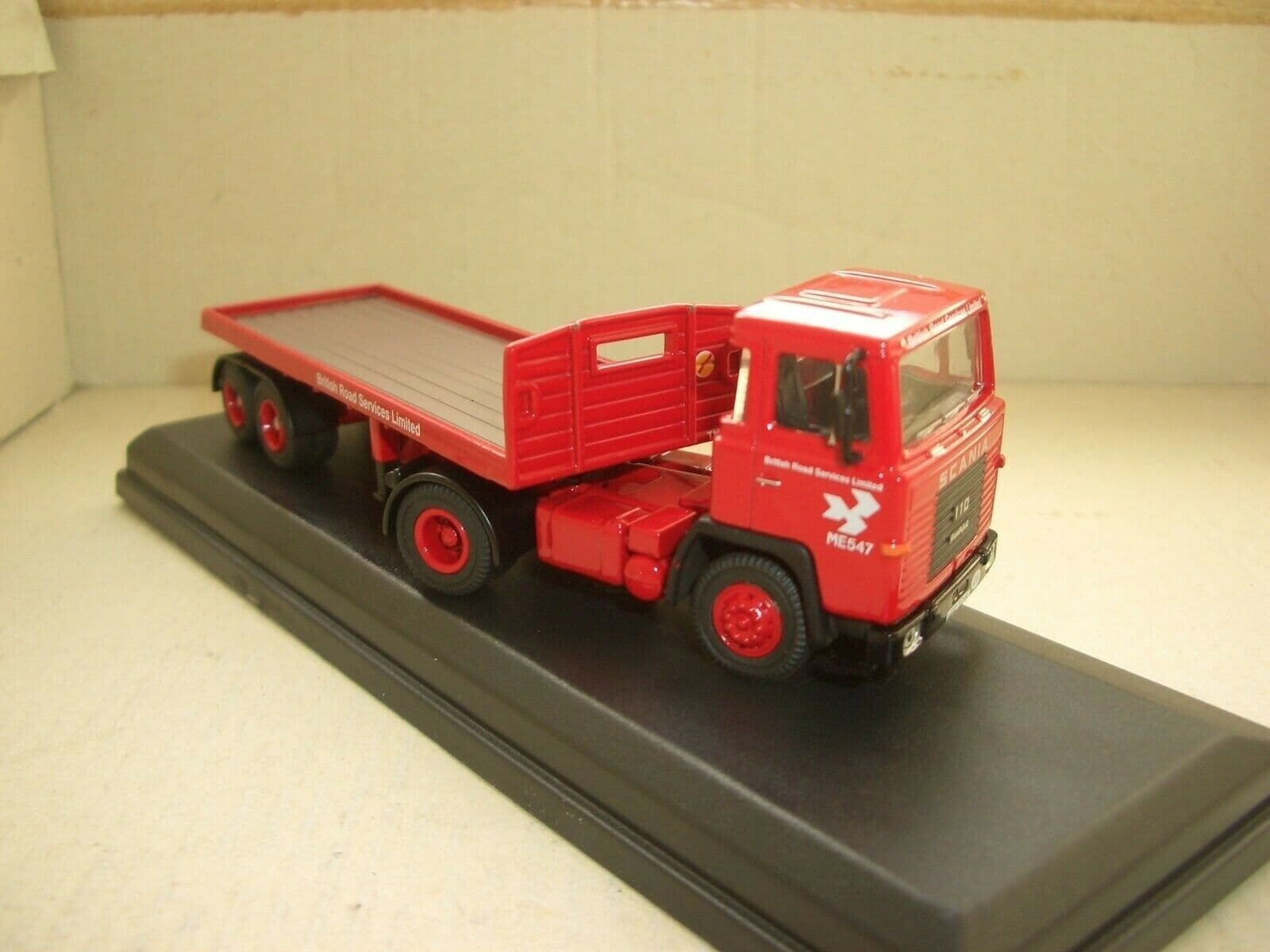 Oxford 76SC110002 SC110002 Scania 110 Flatbed BRS British Road Services Red