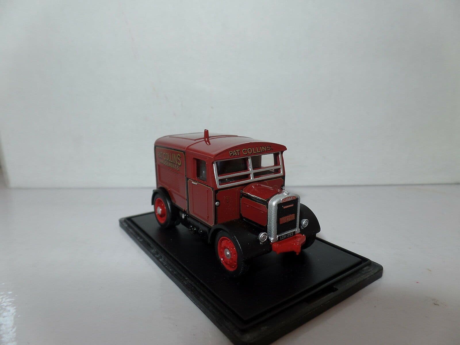 Oxford 76SST002 SST002 1/76 OO Scale Scammell Showtrac Pat Collins The ...